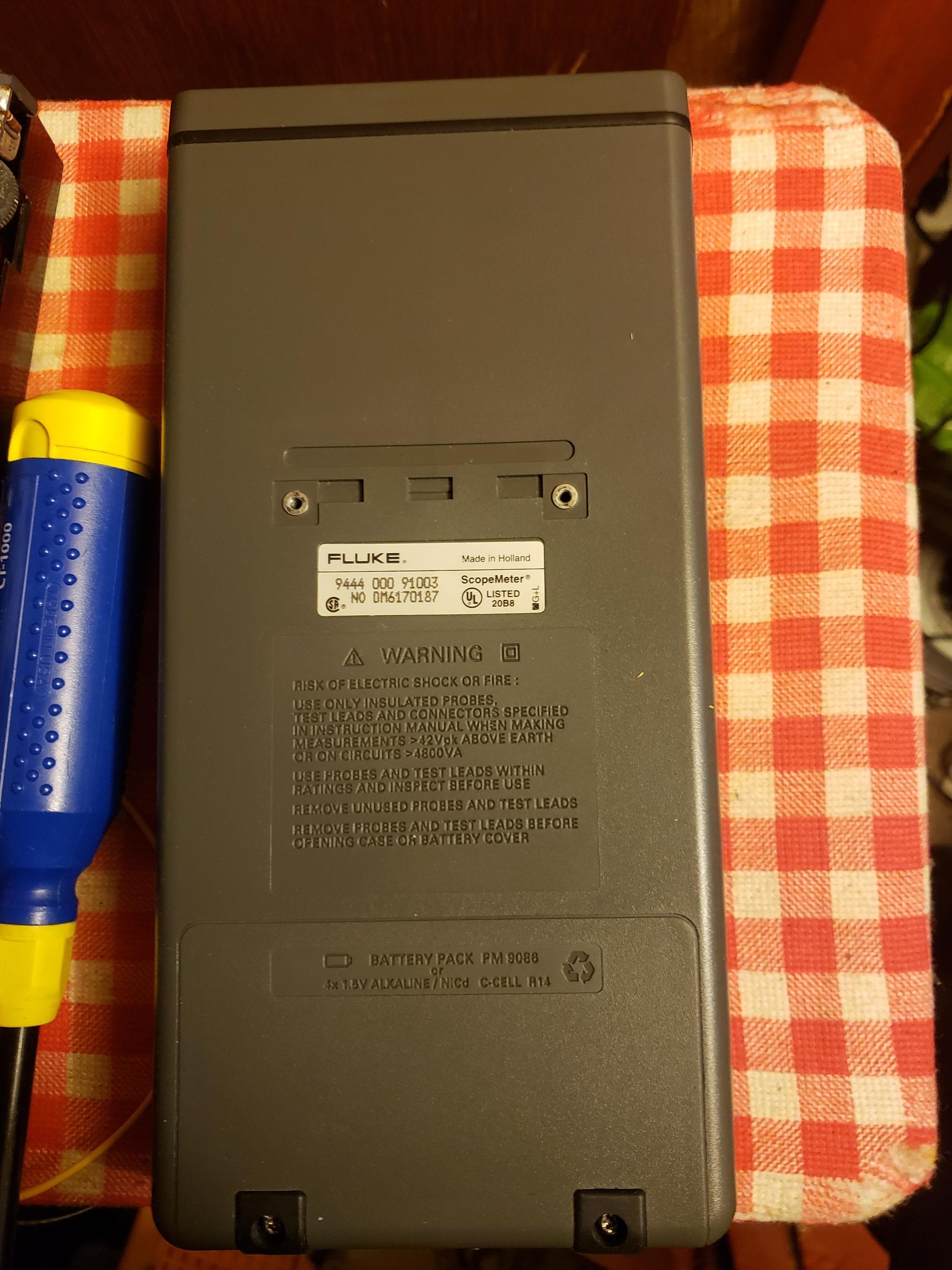 Fluke 91, 96 Keypad Replacement : 4 Steps - Instructables