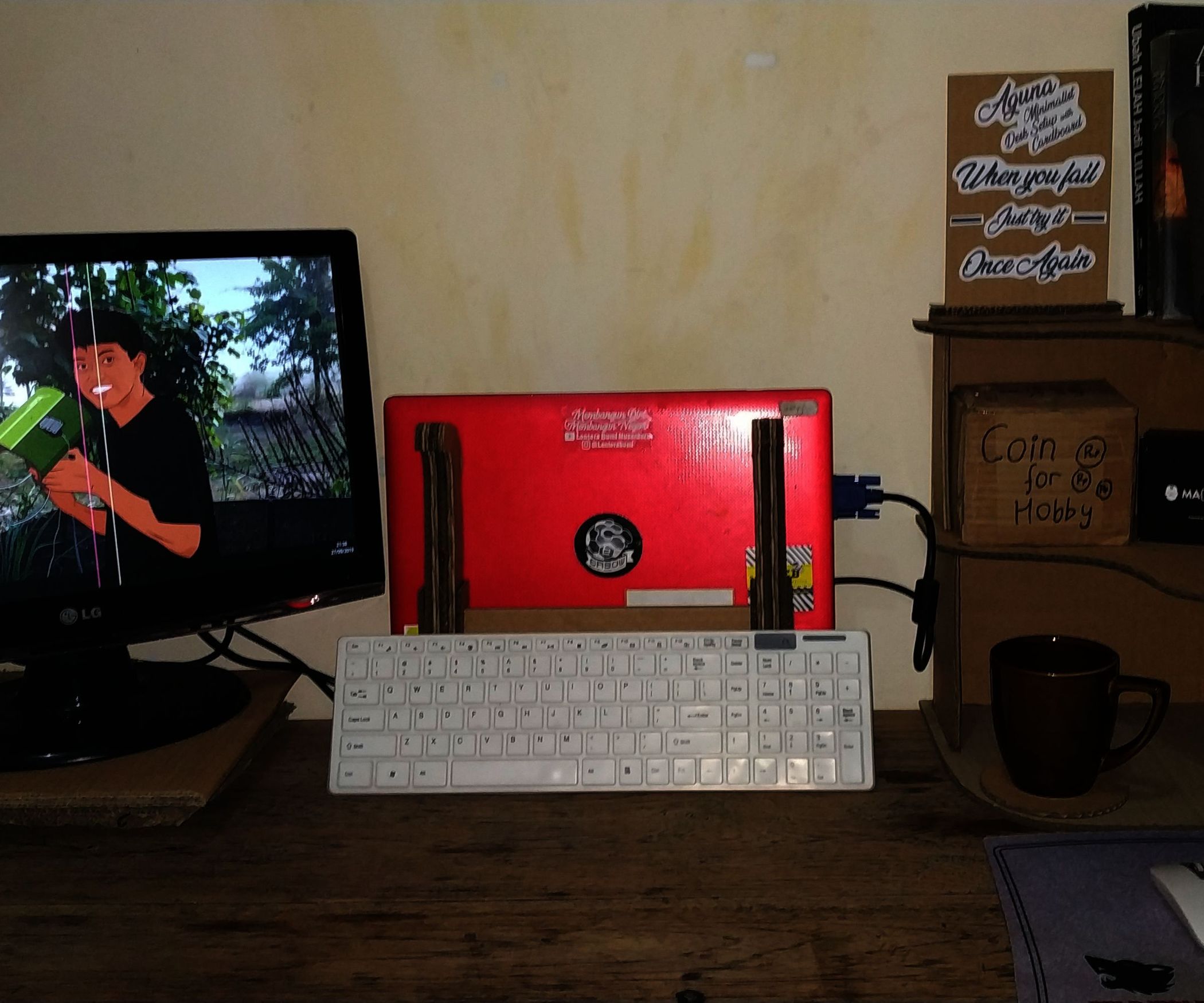 Minimalist Desk Setup With Cardboard : 6 Steps - Instructables