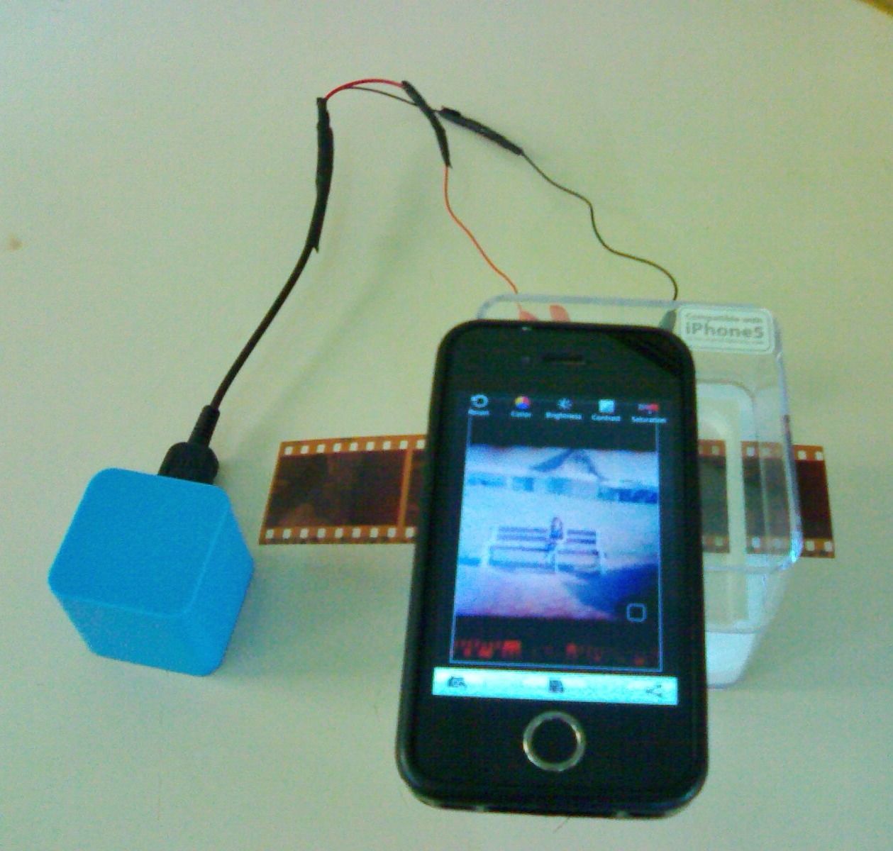 HomeMade Smartphone Film Scanner : 10 Steps (with Pictures) - Instructables