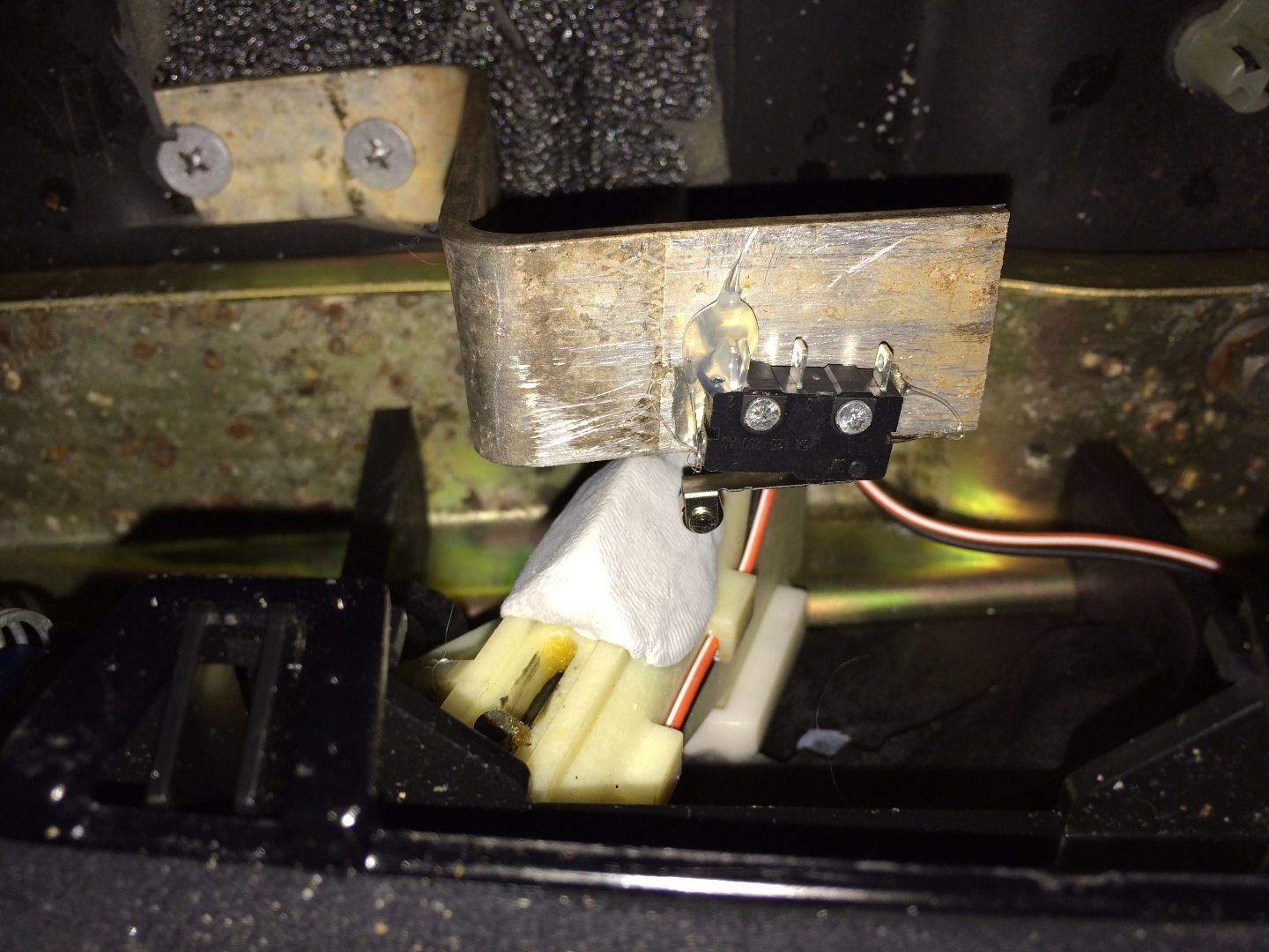 Jeep Grand Cherokee WJ Reverse Light Hack : 10 Steps - Instructables