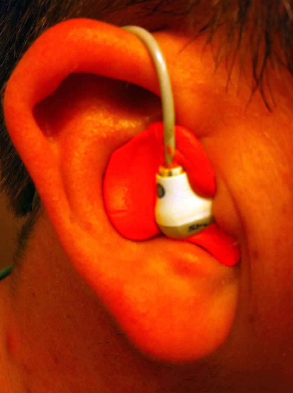 Custom Full-ear Silicone Earpieces Via the Magic of Sugru! : 7 Steps ...