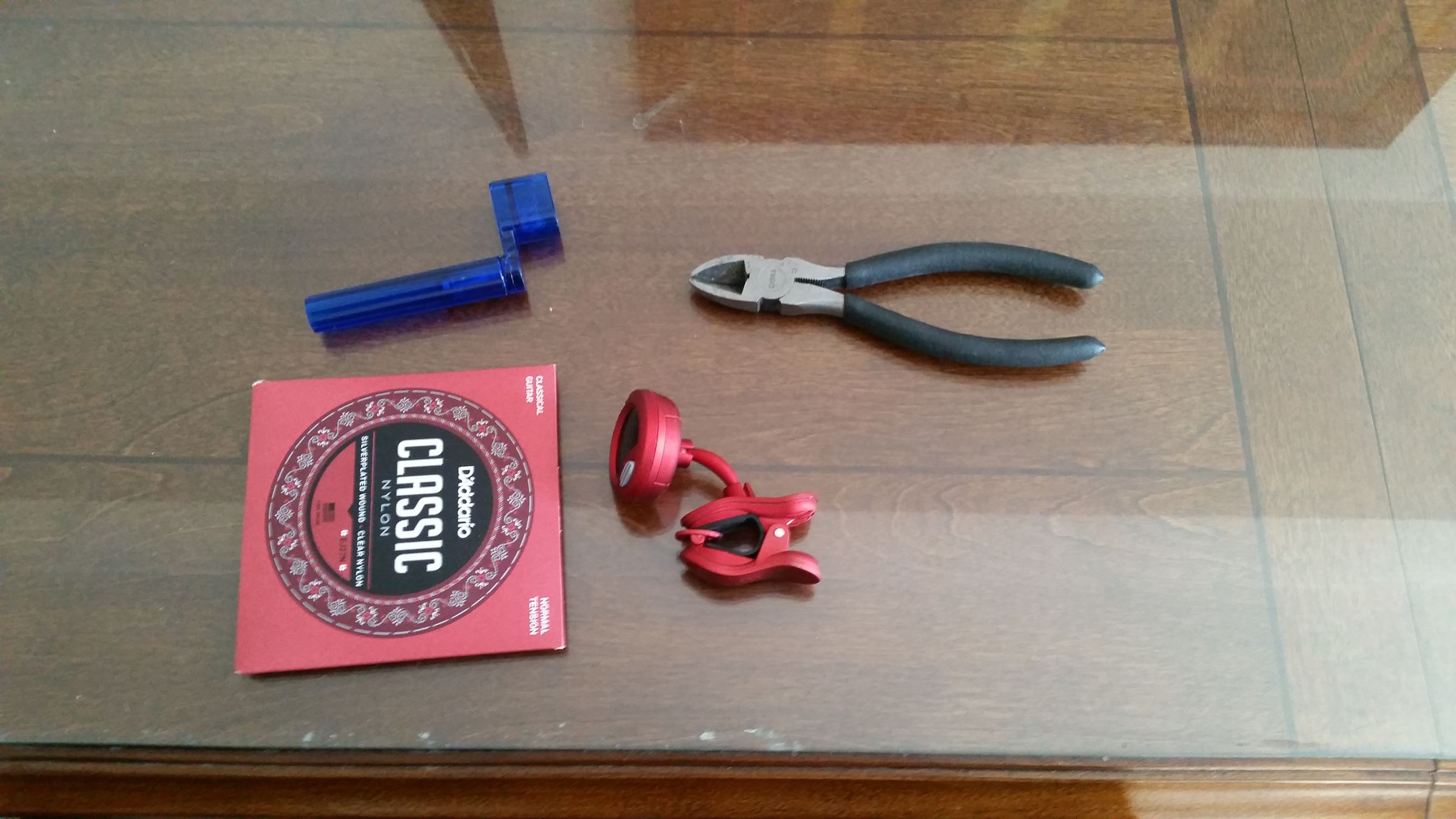 How to Re-string a Classical Guitar : 11 Steps (with Pictures ...