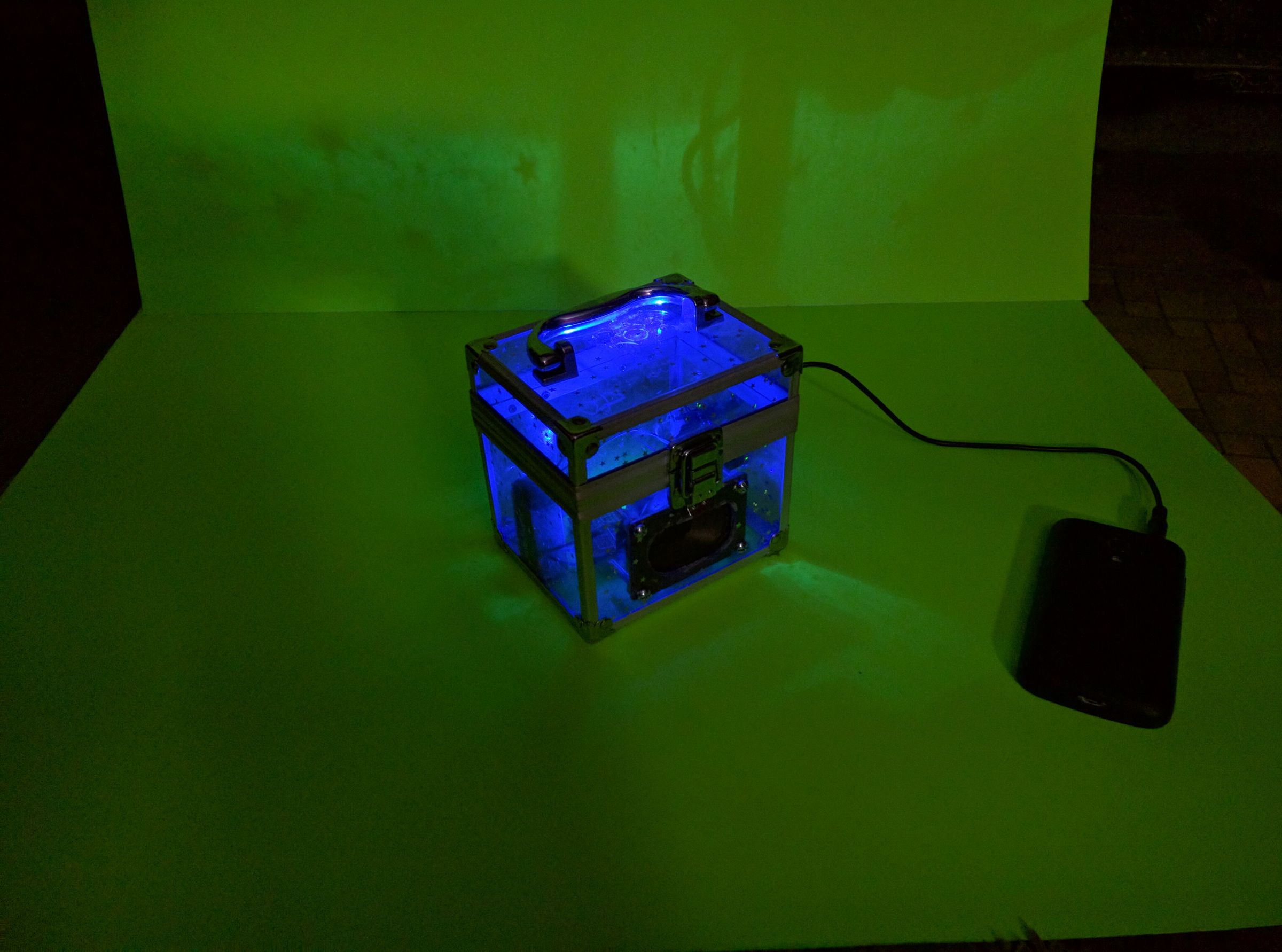 The SPACEBOX - Portable Amp Completely From an Old TV! : 6 Steps (with ...