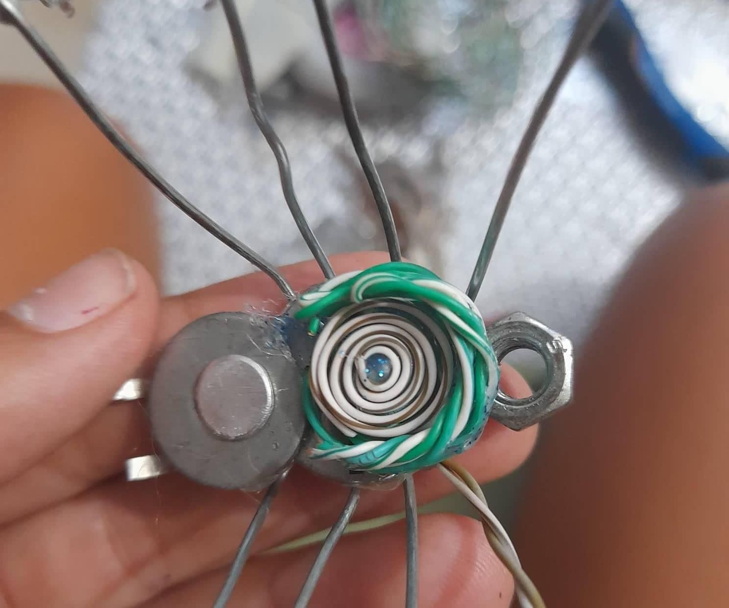 Decorative Spider : 6 Steps - Instructables