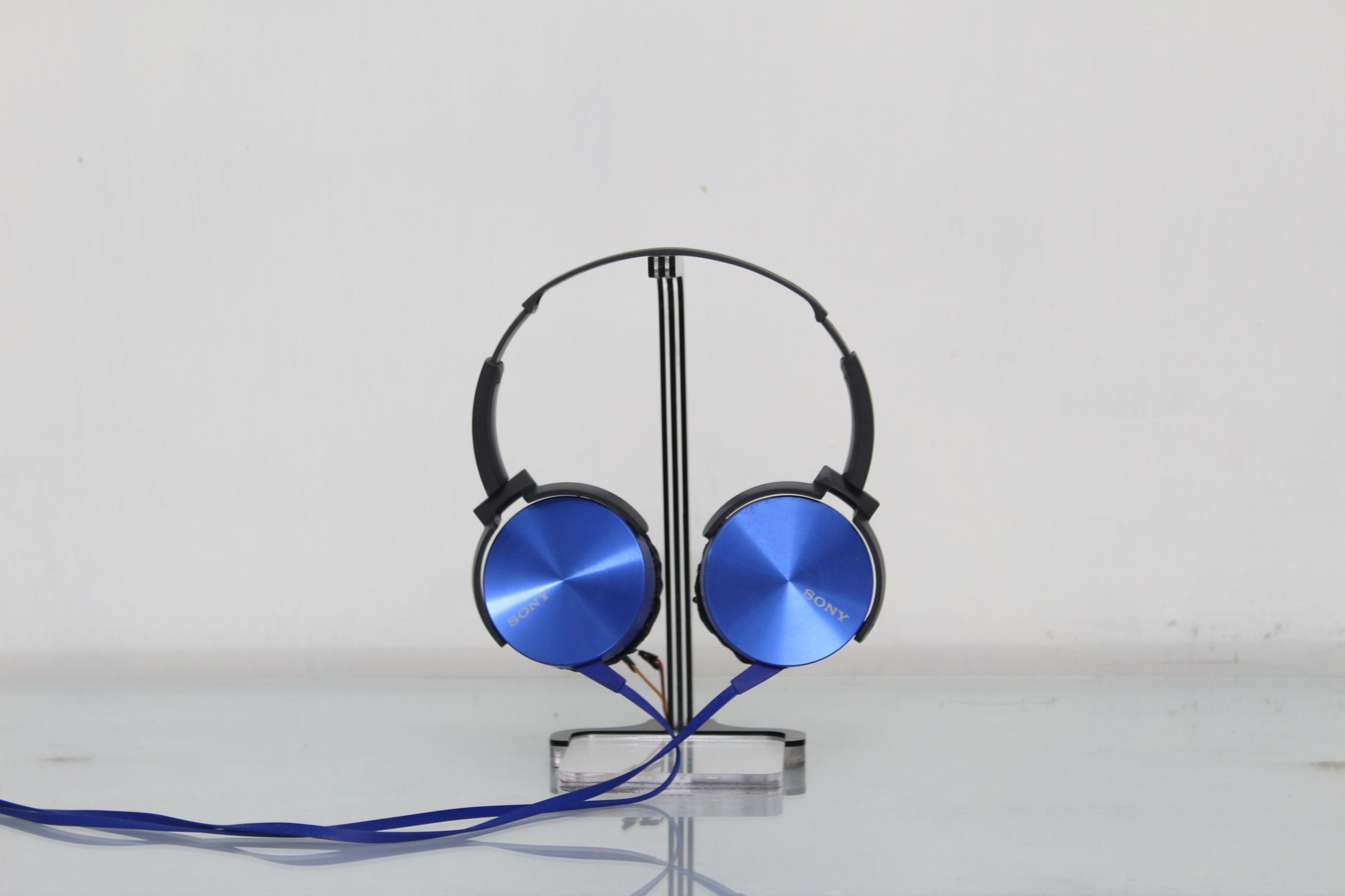 RGB Laser-Cut Edge-Lit Headphone Stand : 8 Steps (with Pictures ...