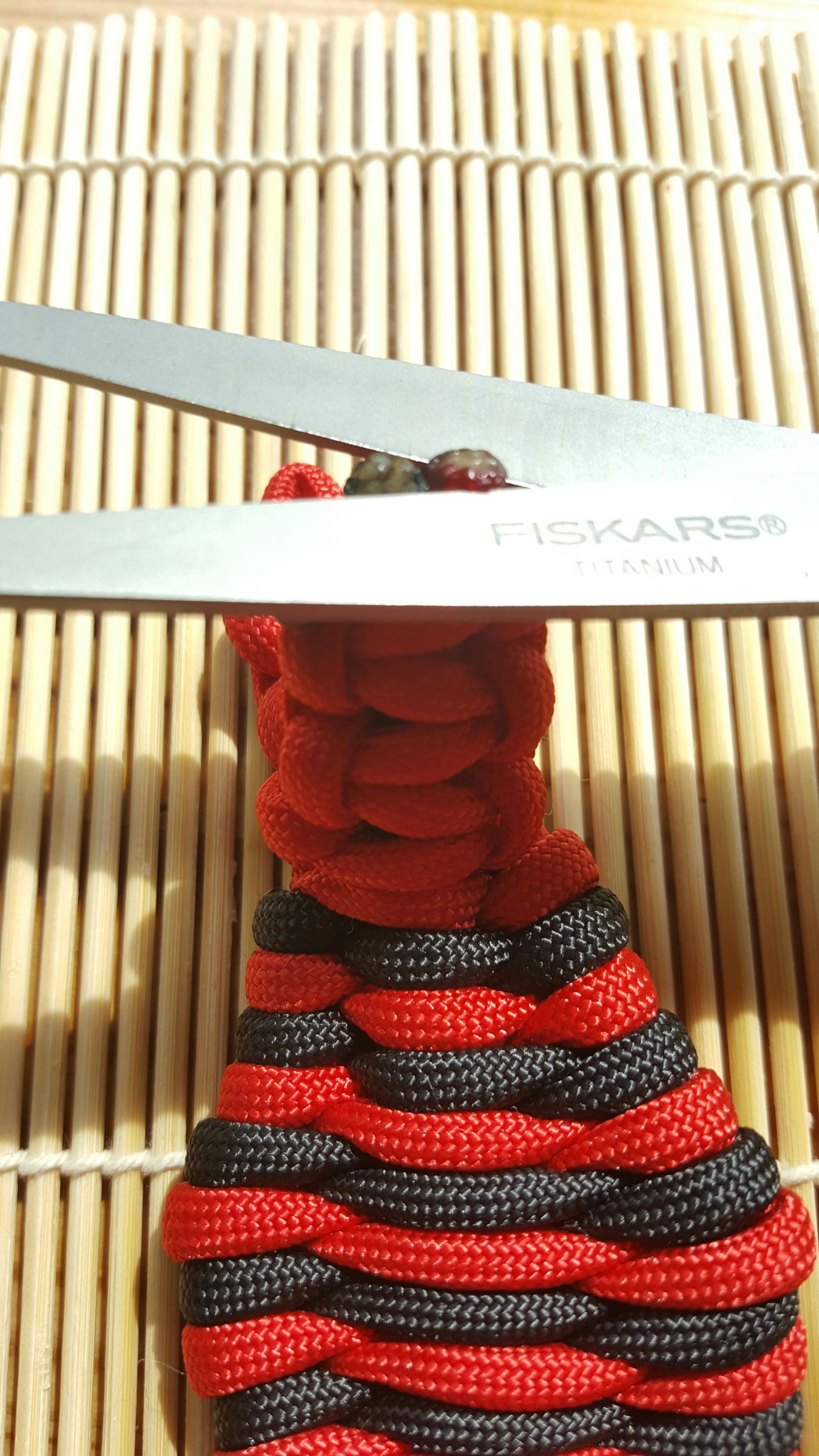 Paracord Snake : 10 Steps (with Pictures) - Instructables