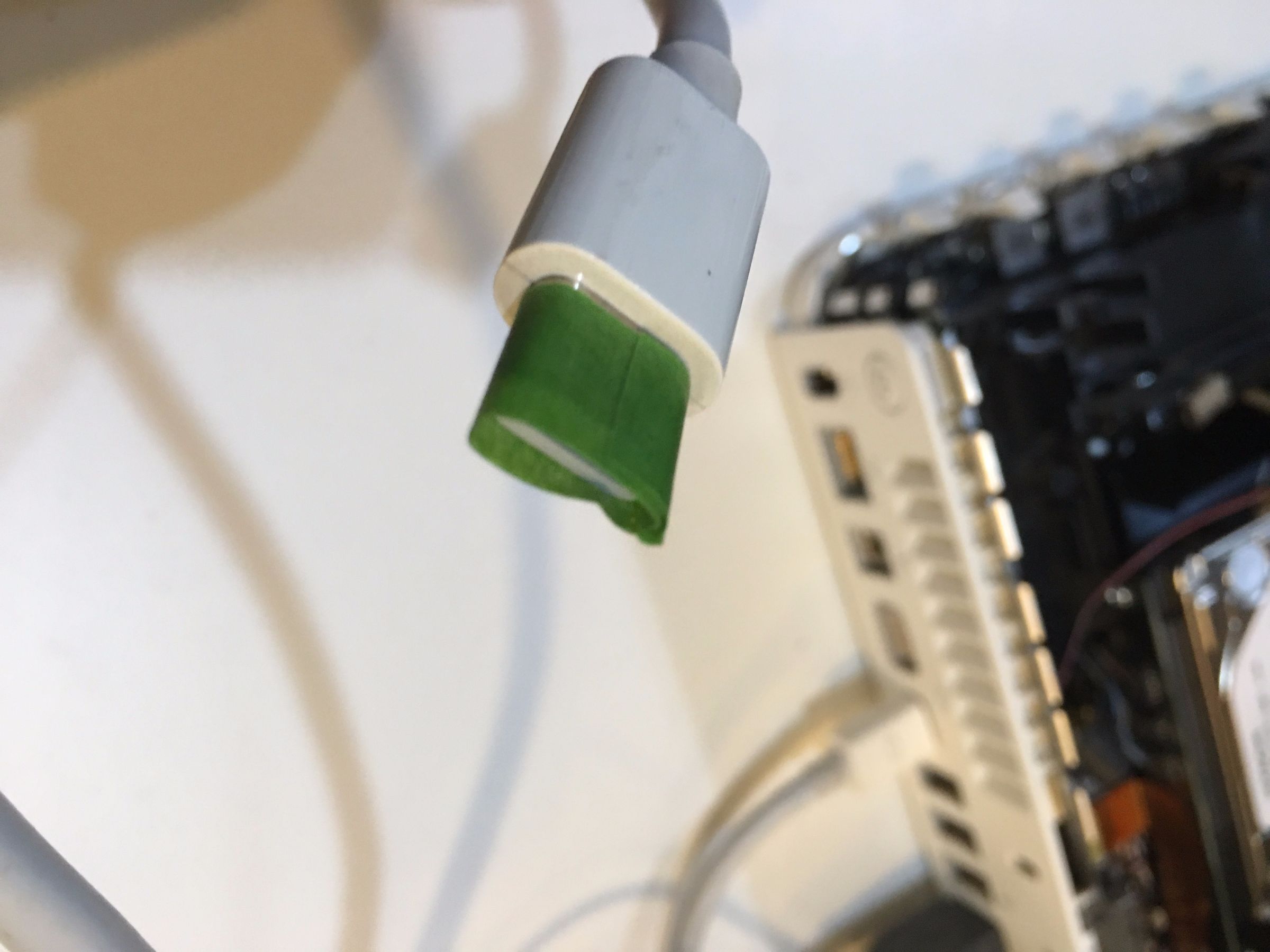 Fix a Mac Mini Loose Power Connector Cable! : 4 Steps (with Pictures ...