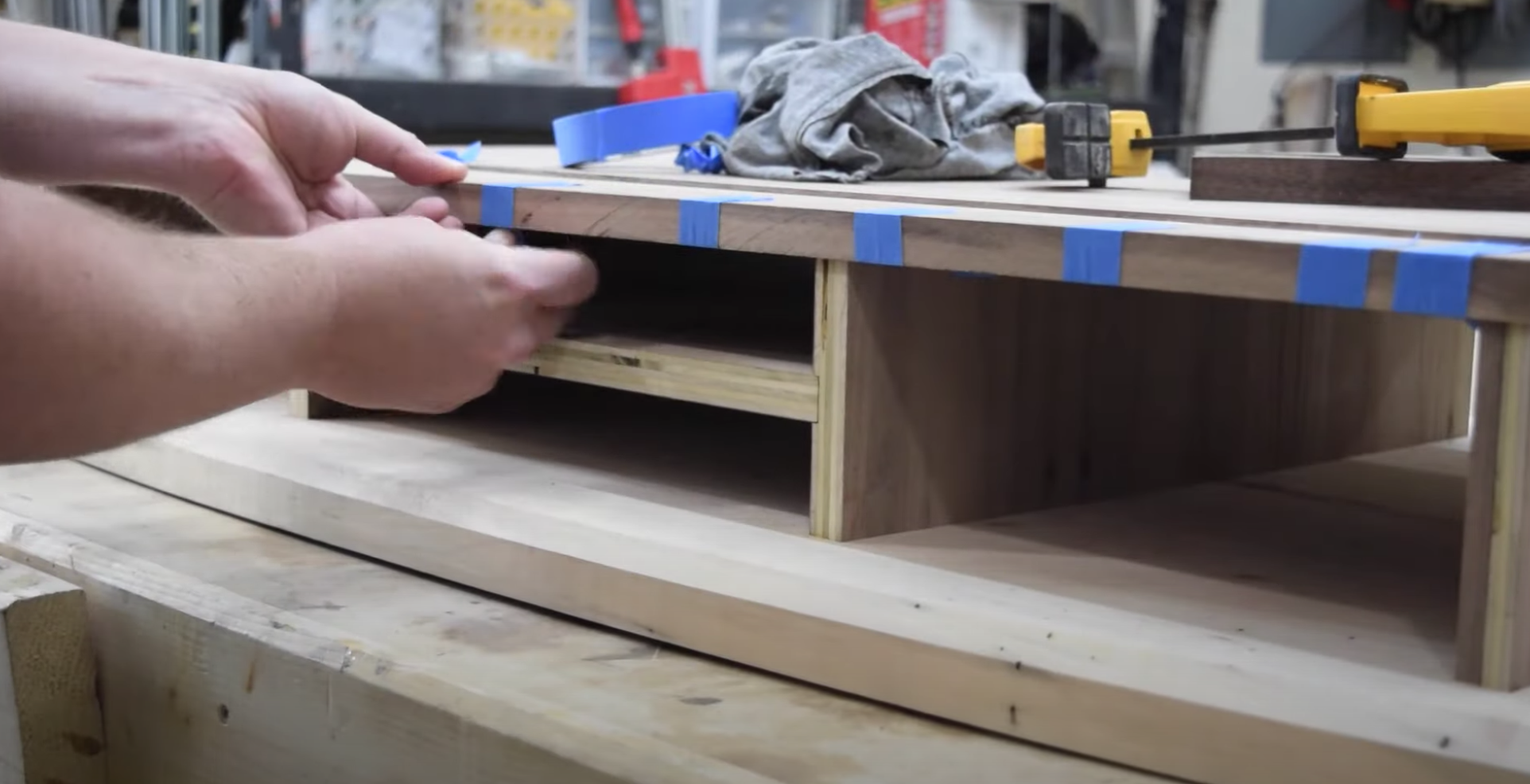 Modern Desk : 15 Steps (with Pictures) - Instructables