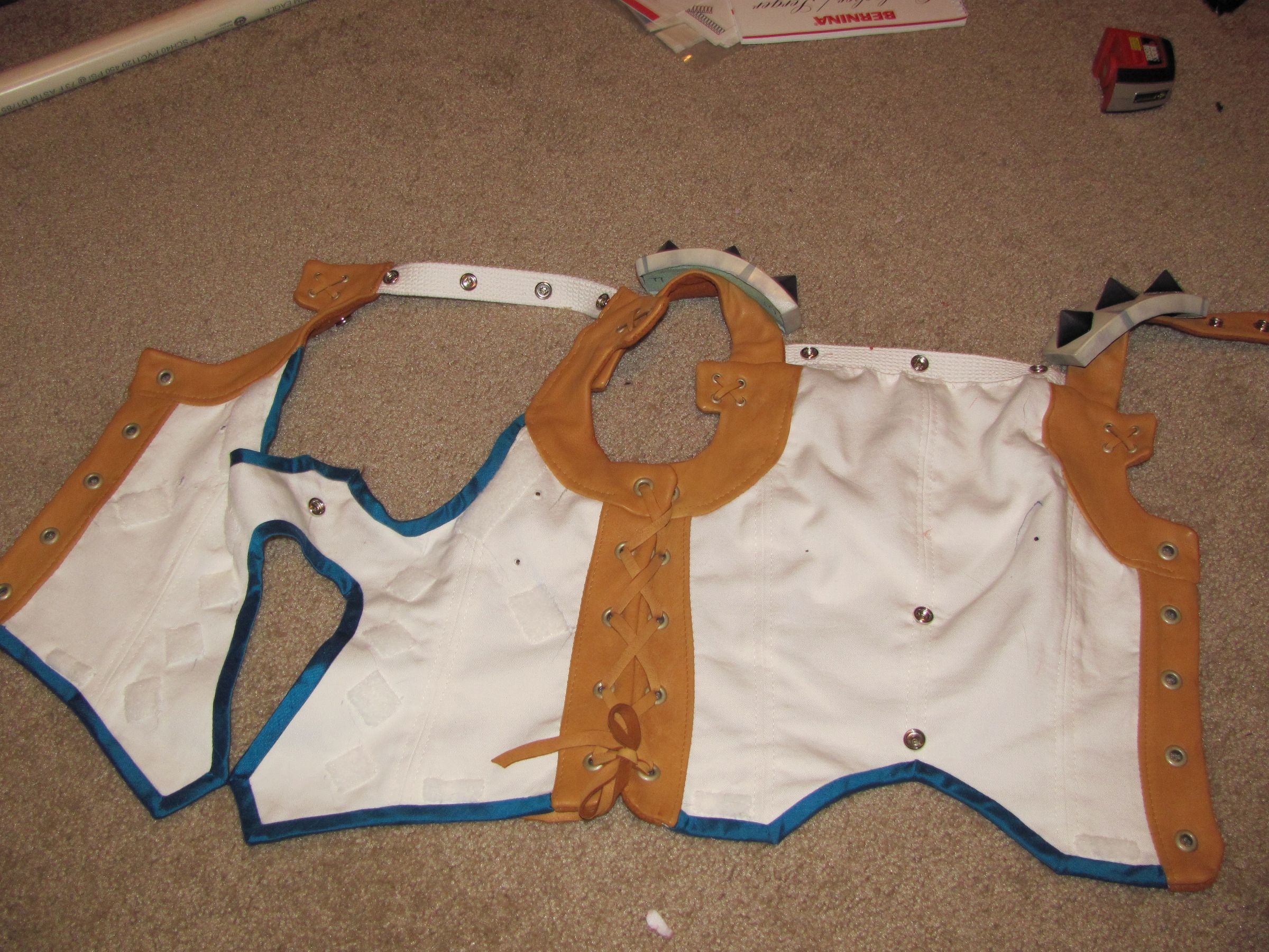 Female Blademaster Barioth Armor : 15 Steps (with Pictures) - Instructables