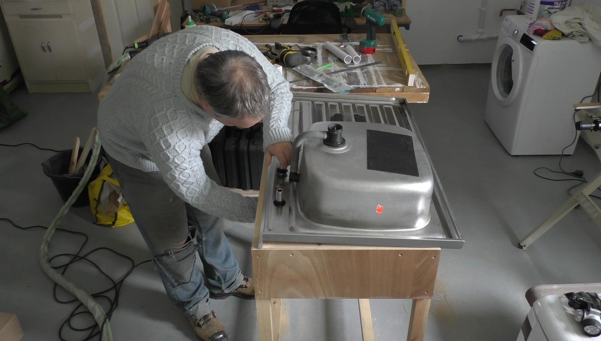 Custom Kitchen Sink Cabinet : 9 Steps (with Pictures) - Instructables