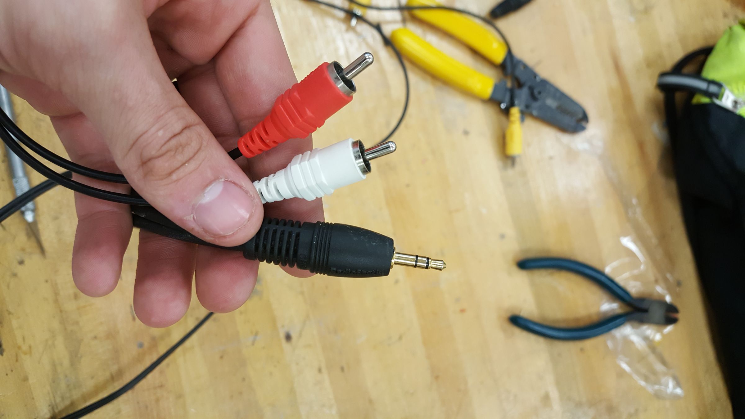 DIY Aux Cable : 6 Steps - Instructables