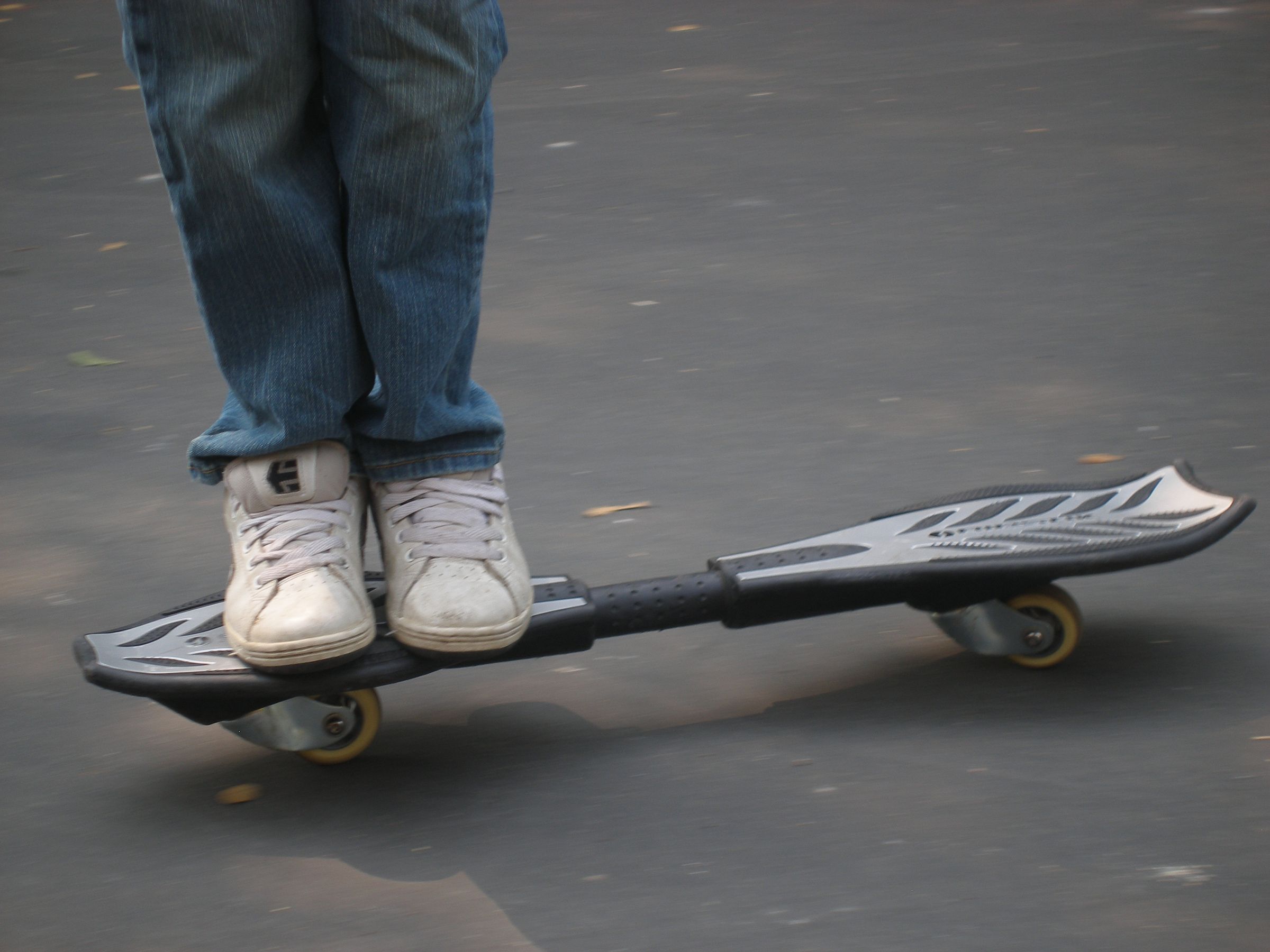 How to Ripstik/waveboard : 5 Steps - Instructables