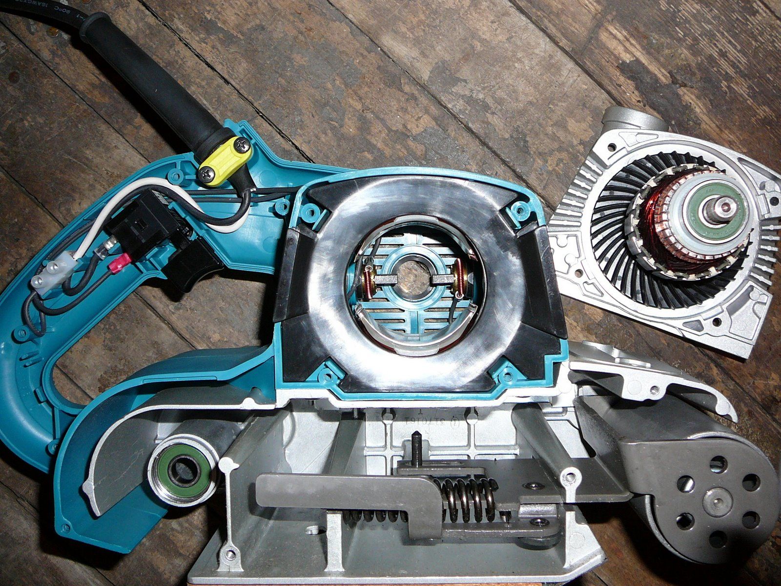 Build a WINNING Belt Sander Drag Racer : 14 Steps - Instructables