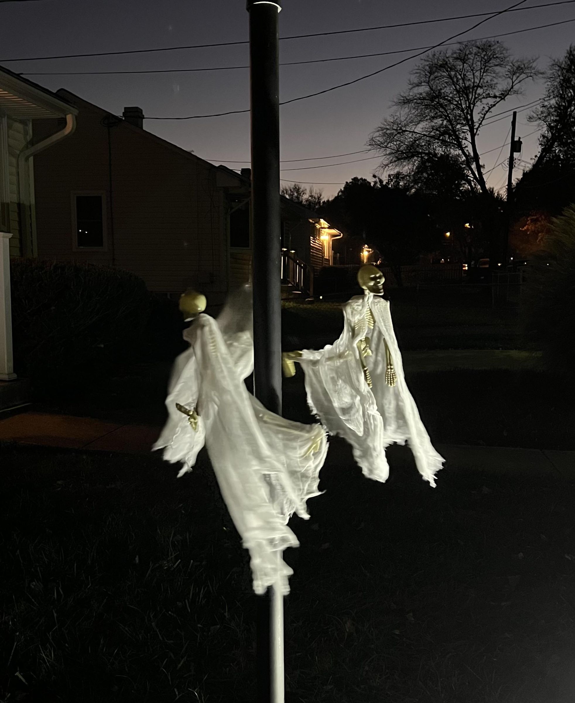 Animated Flying Skeleton Ghosts : 19 Steps (with Pictures) - Instructables