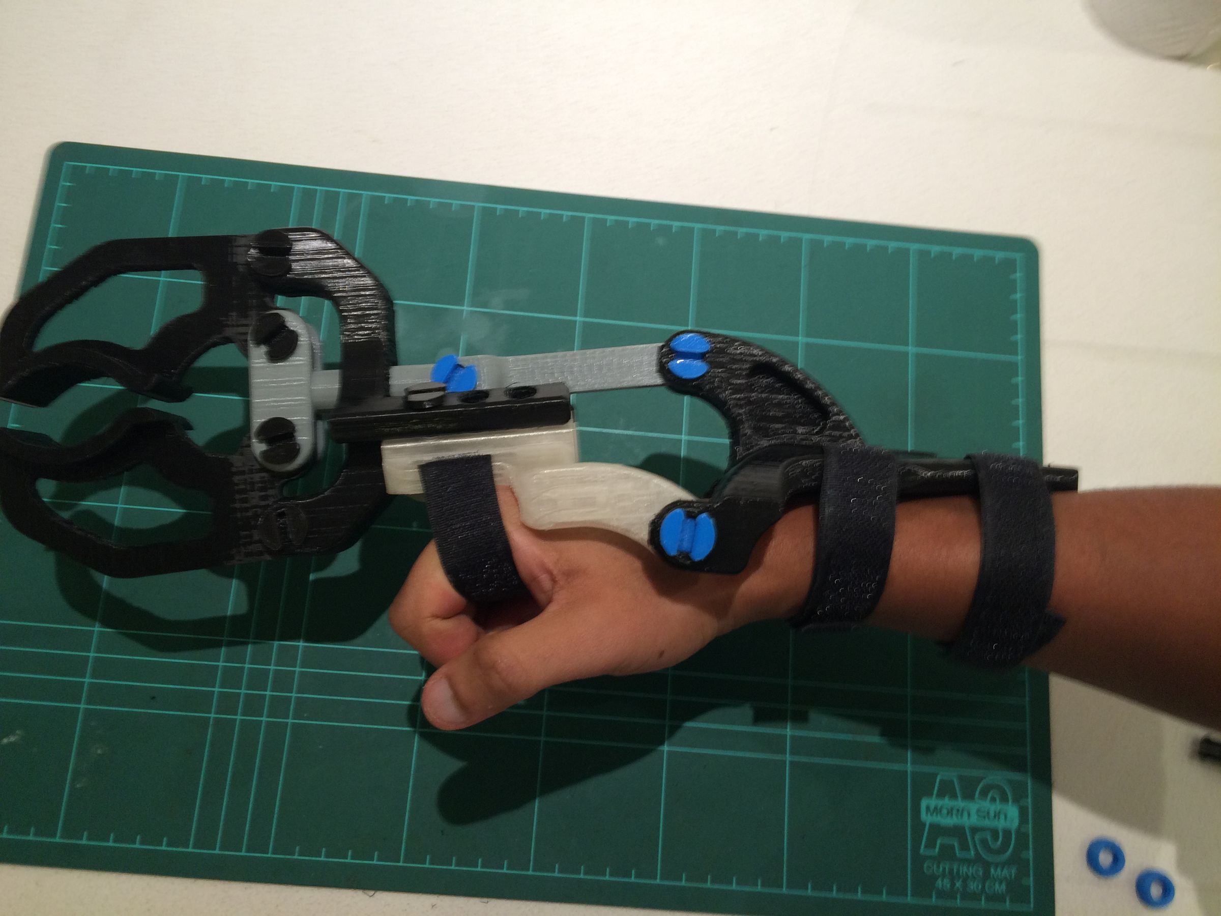 Black Ram Hand (Robotic/Prosthetic Hybrid) : 8 Steps (with Pictures ...