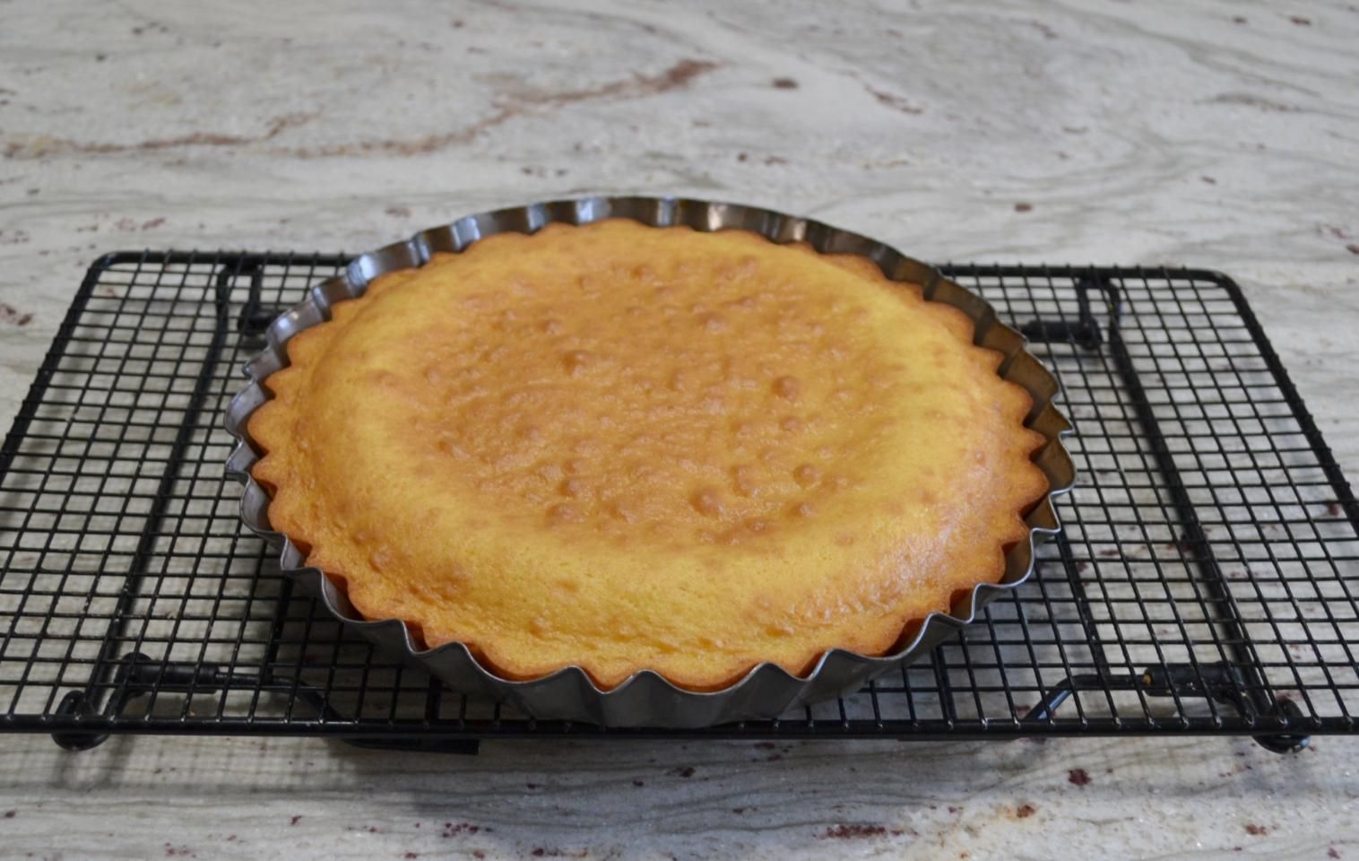 Peaches and Mascarpone Cream Tiara Cake : 6 Steps (with Pictures ...