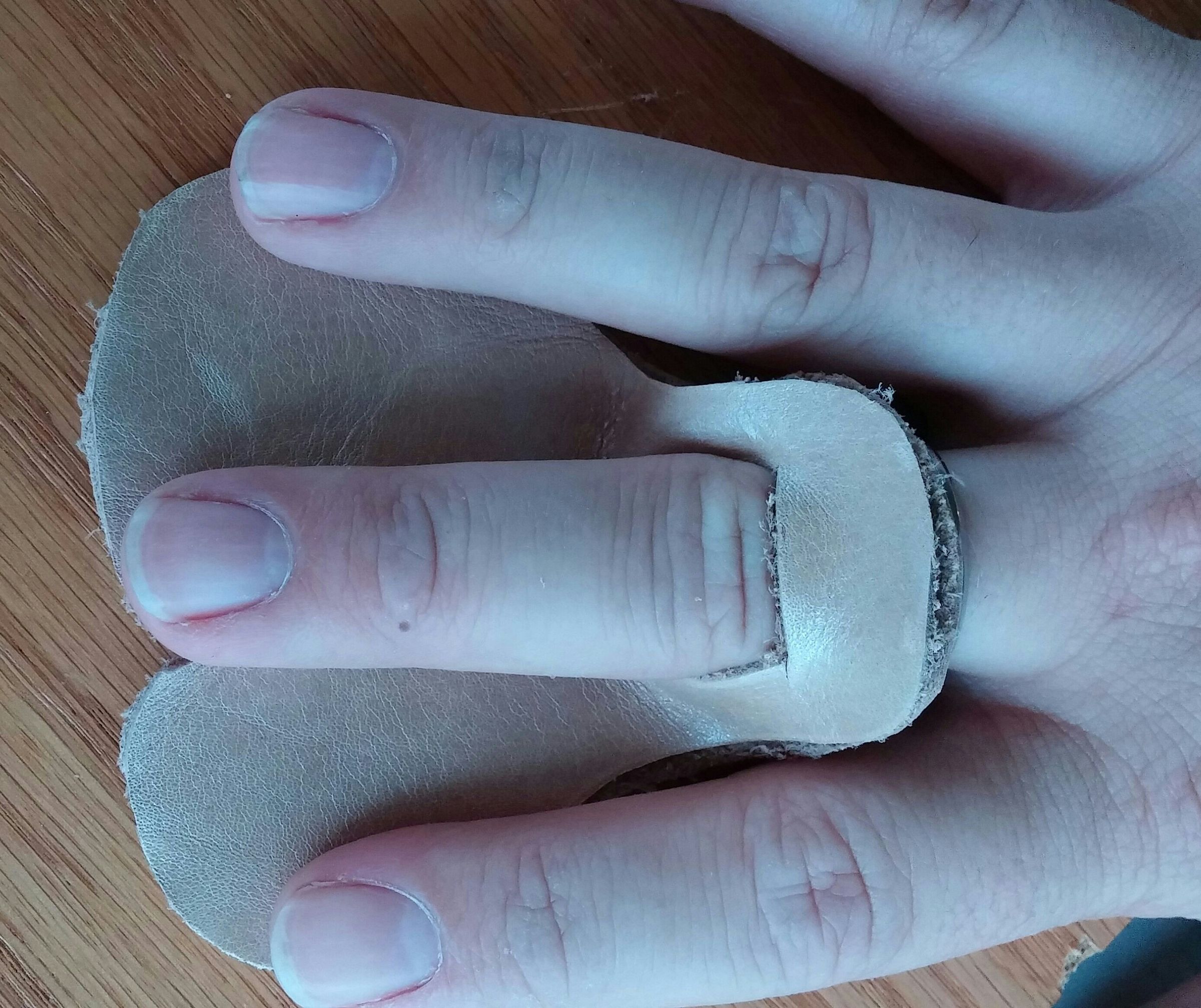 Archery Leather Armguard and Finger Tab : 8 Steps - Instructables