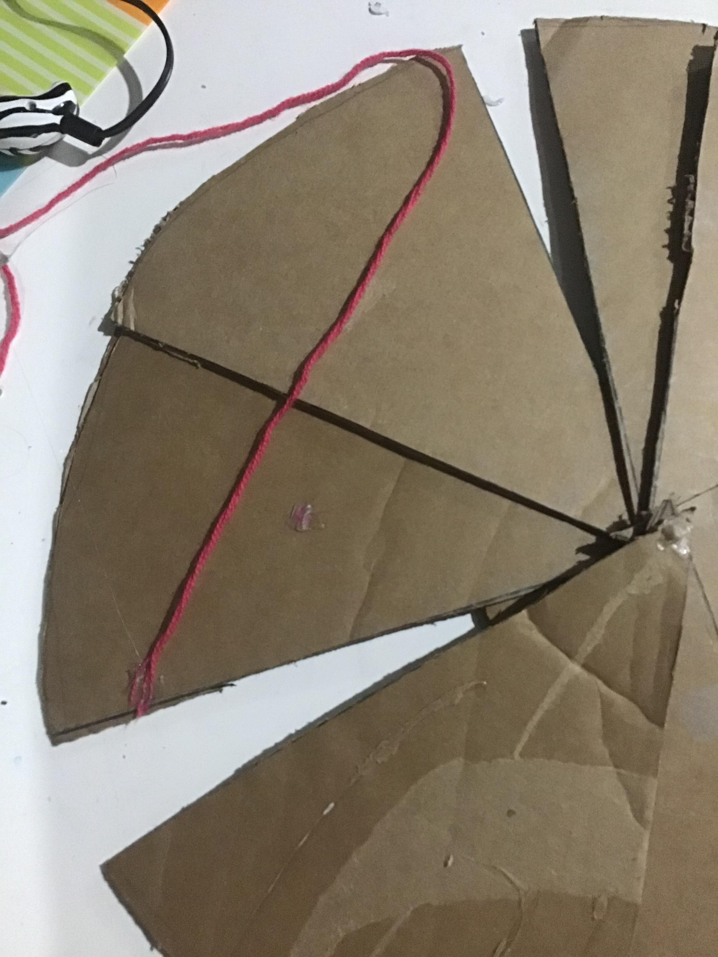 Big Cardboard Expandable Shield : 8 Steps - Instructables