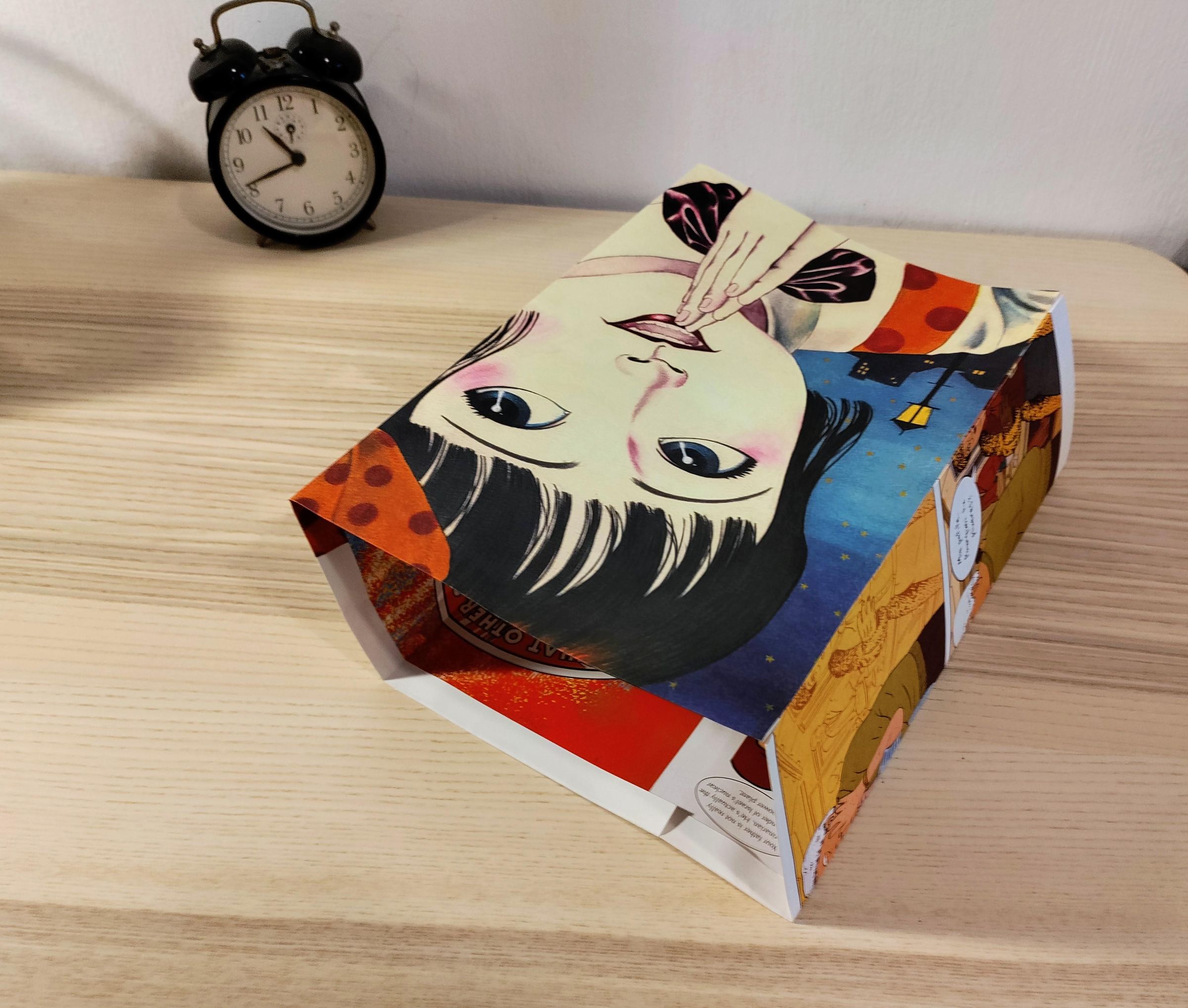 Easy Gift Bag Made of Comic Books : 8 Steps (with Pictures) - Instructables