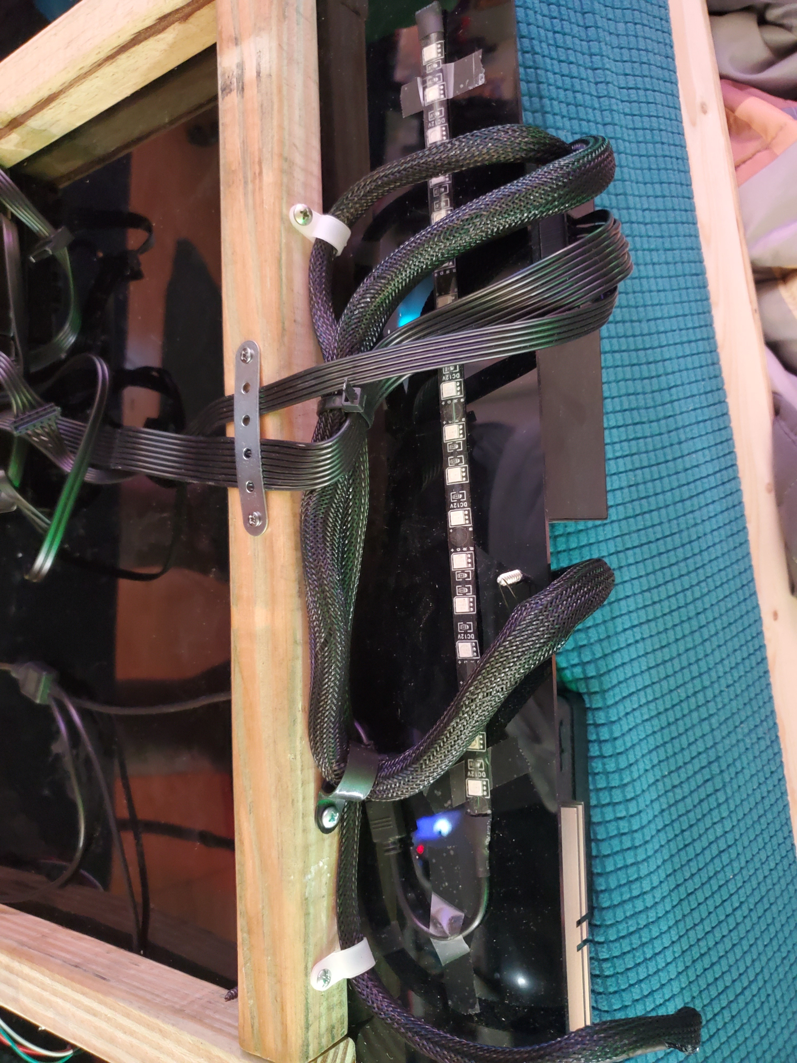 Quick and Easy Wall Mount PCs : 8 Steps - Instructables