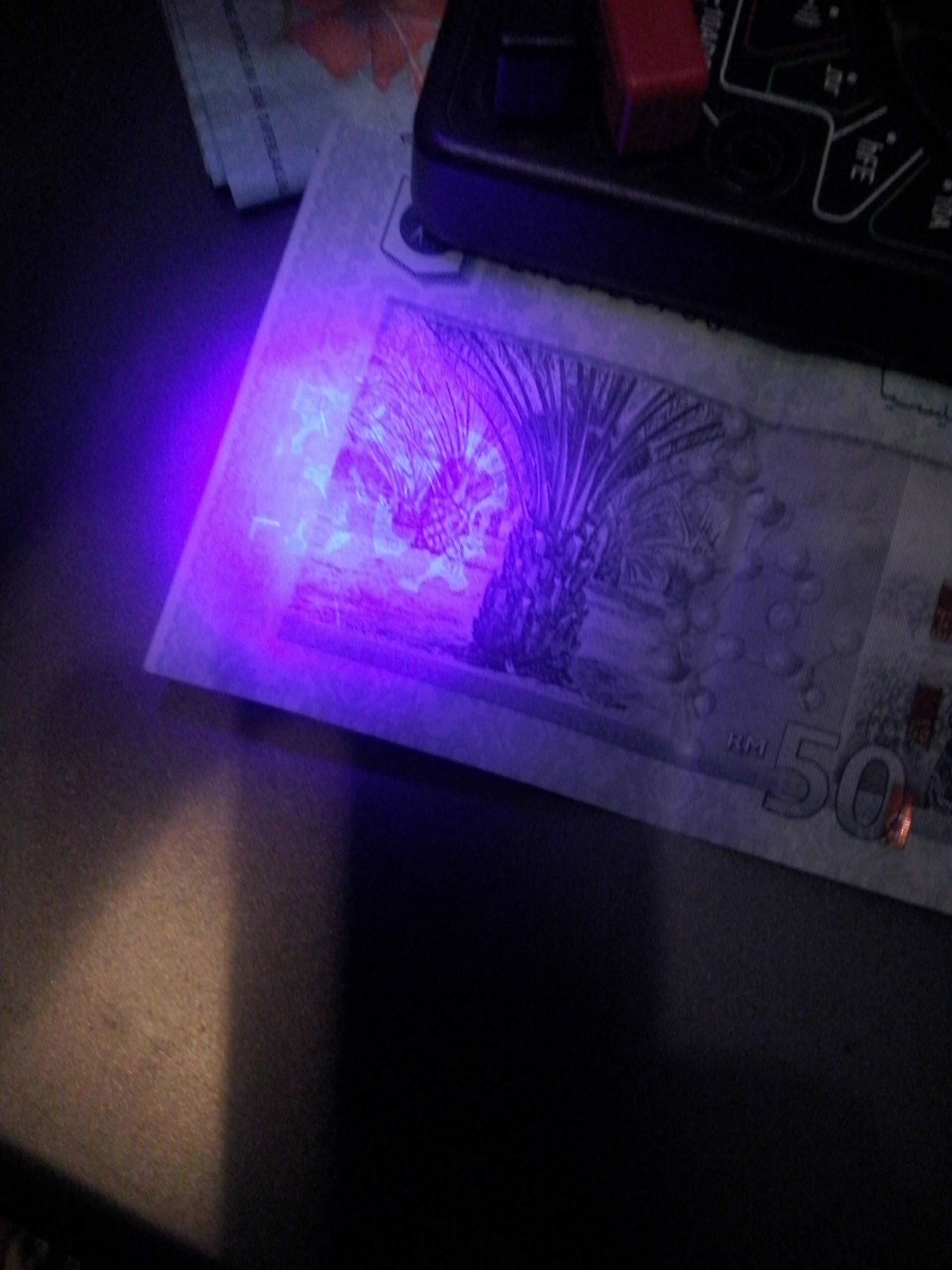Simple Counterfeit Money Detector - UV Black Light Lamp