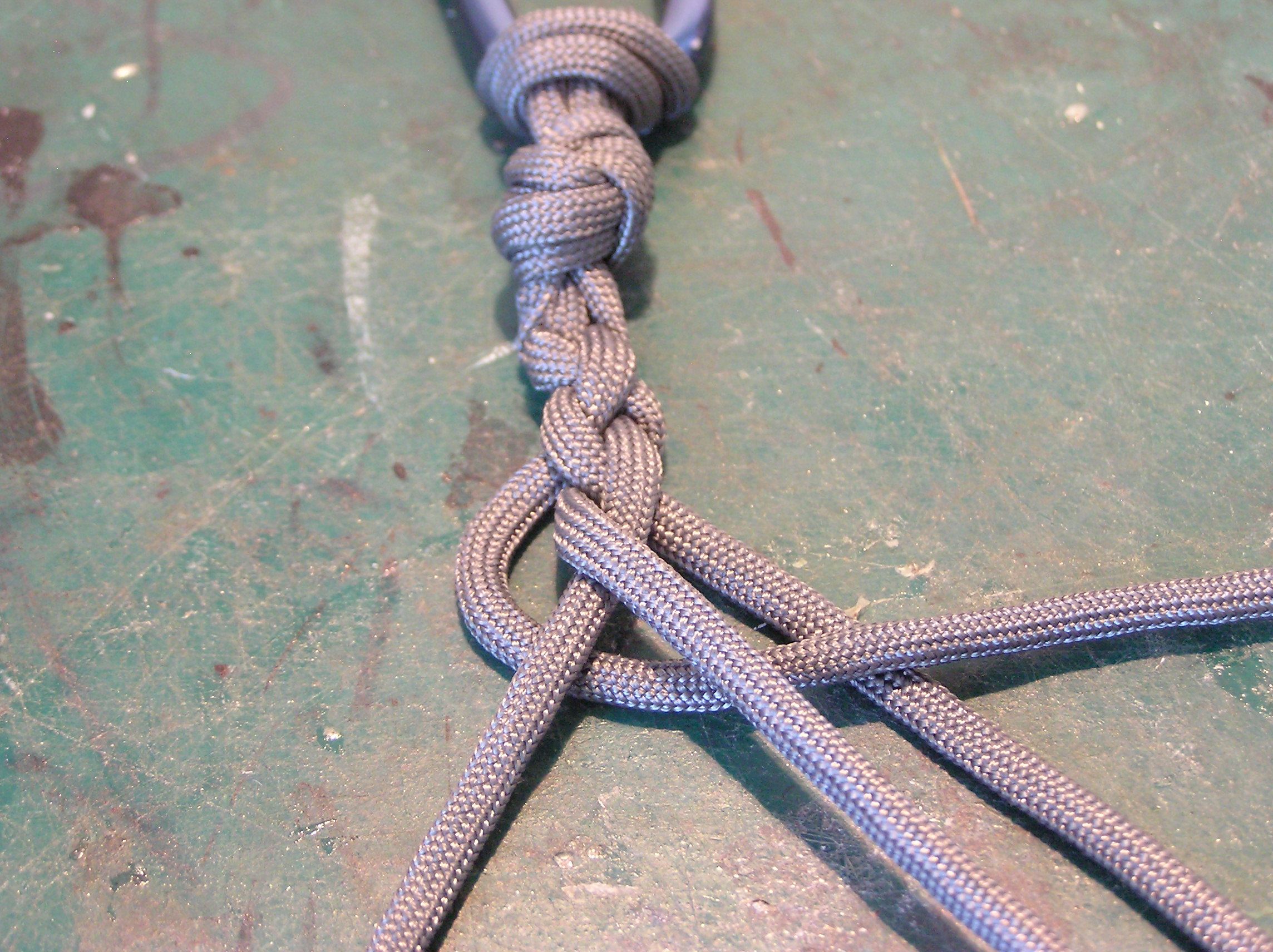 Paracord Water Jug Harness. : 6 Steps (with Pictures) - Instructables
