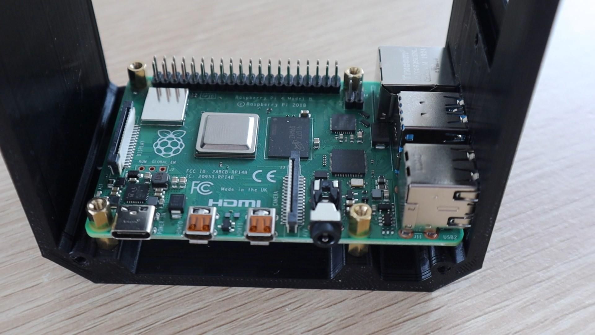 DIY Raspberry Pi Desktop Case With Stats Display : 9 Steps (with ...