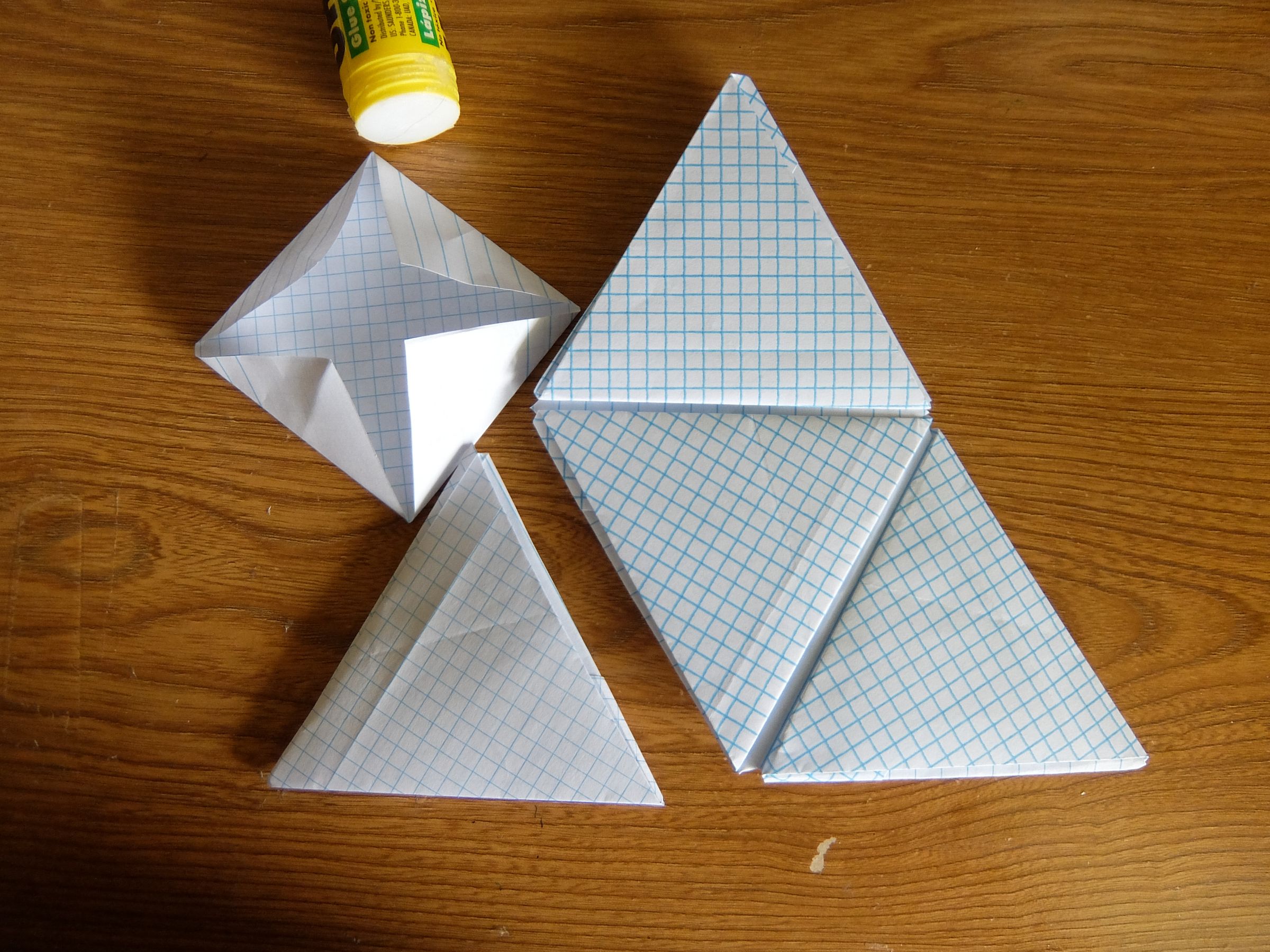 Tetrahedron 3D Model DYI Using Graphing Papers : 6 Steps (with Pictures ...