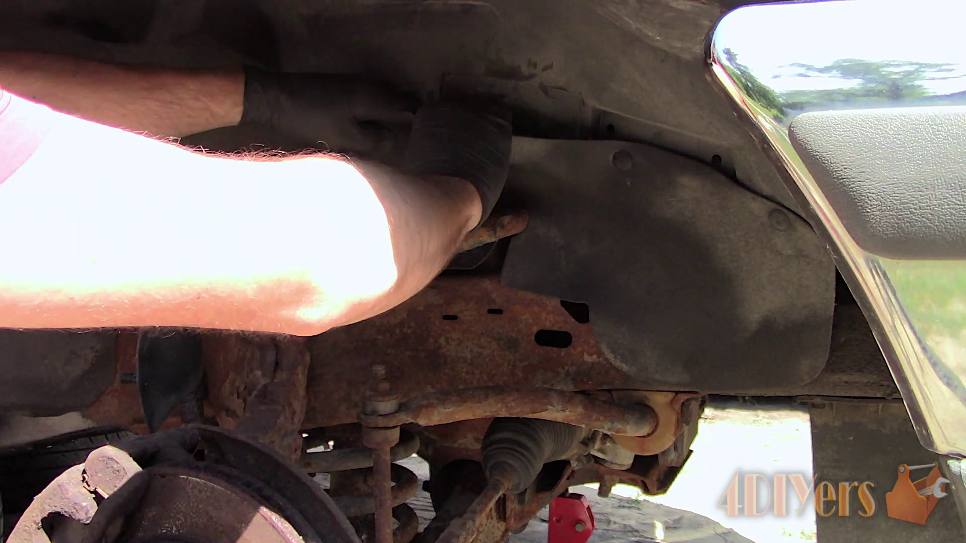 How to Clean Up a Rusty Frame on a Budget : 9 Steps - Instructables