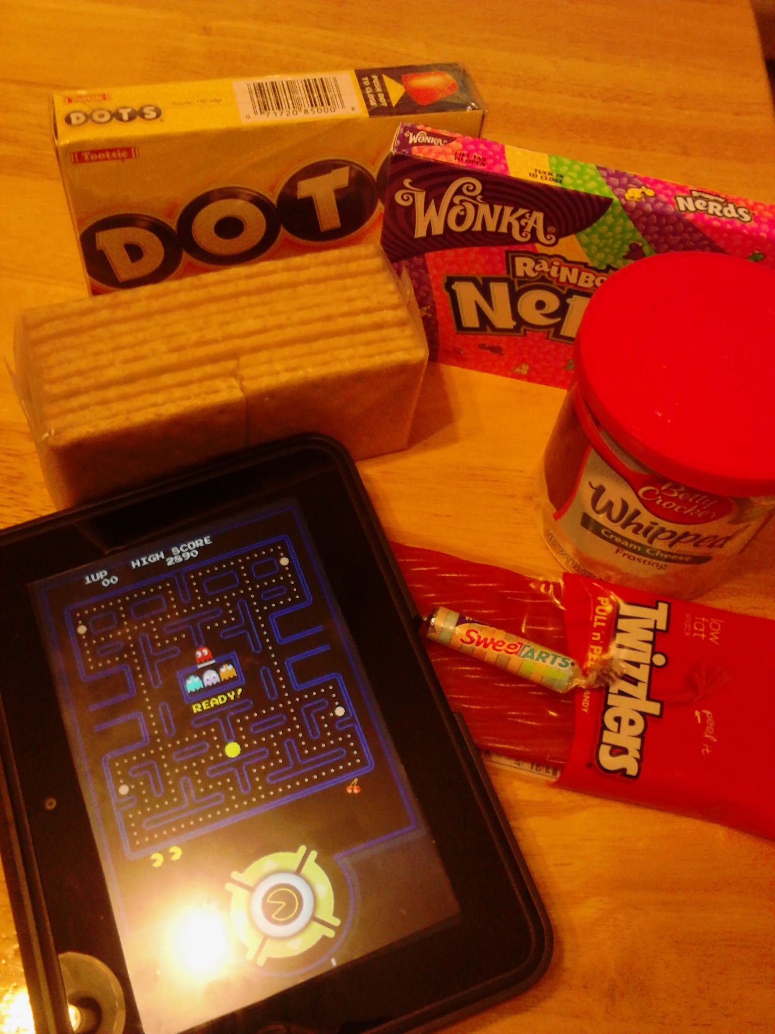 Pacman Fun Snack: Use Up That Candy : 3 Steps - Instructables