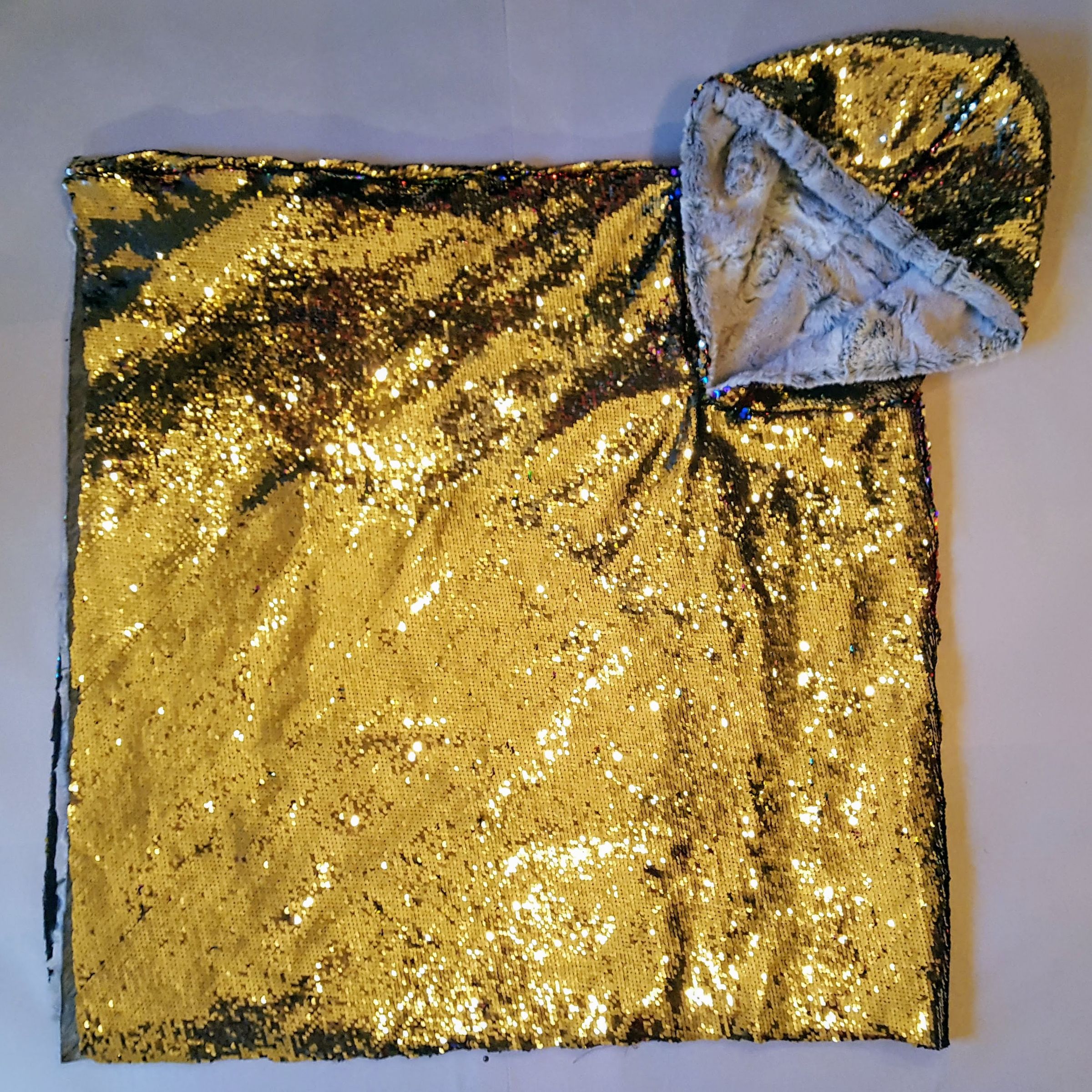 Flip Sequin Poncho! : 5 Steps (with Pictures) - Instructables