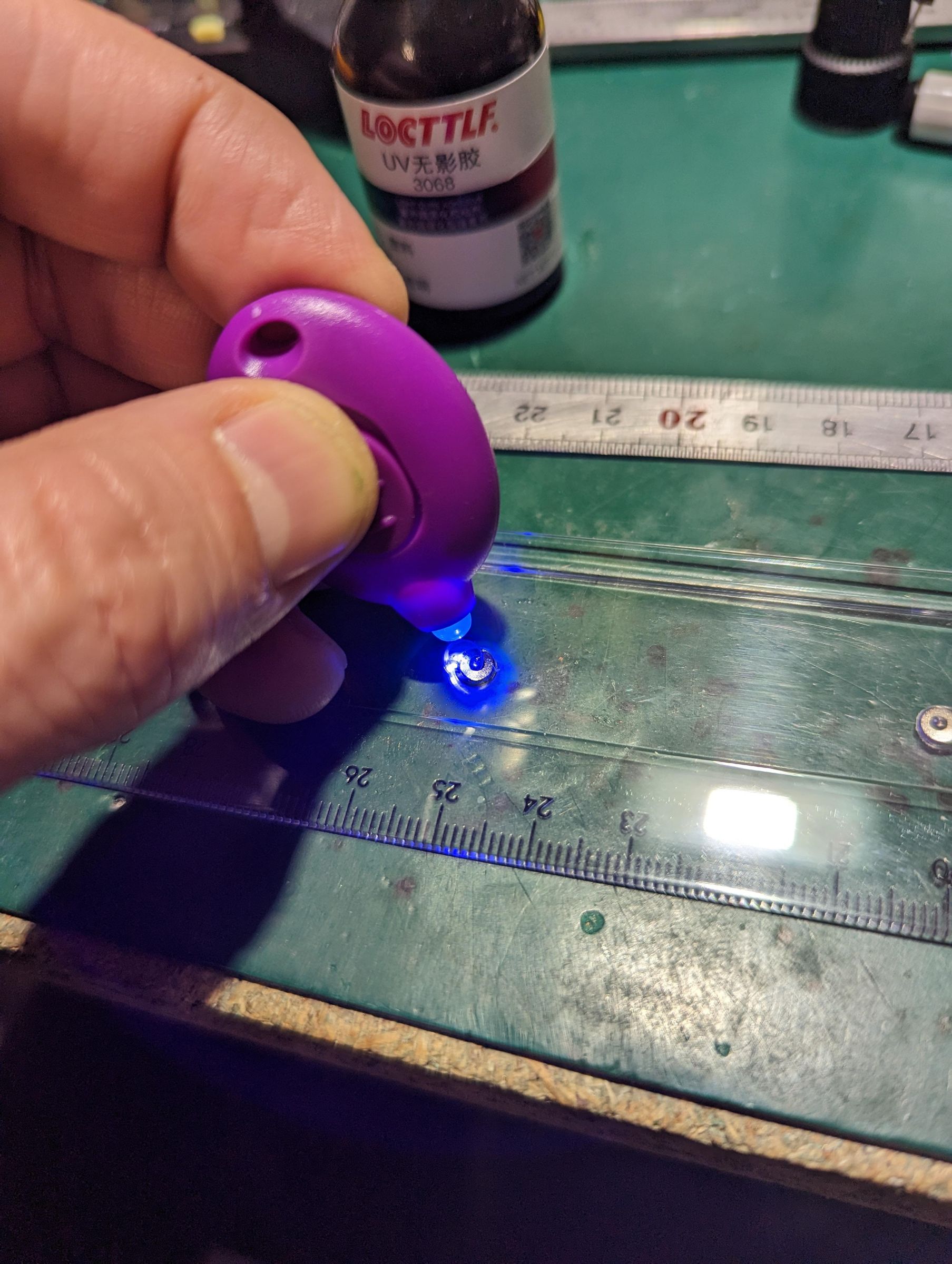 Magnetic Ruler for One Hand Use - Règles Magnétiques Pour Utilisation À ...