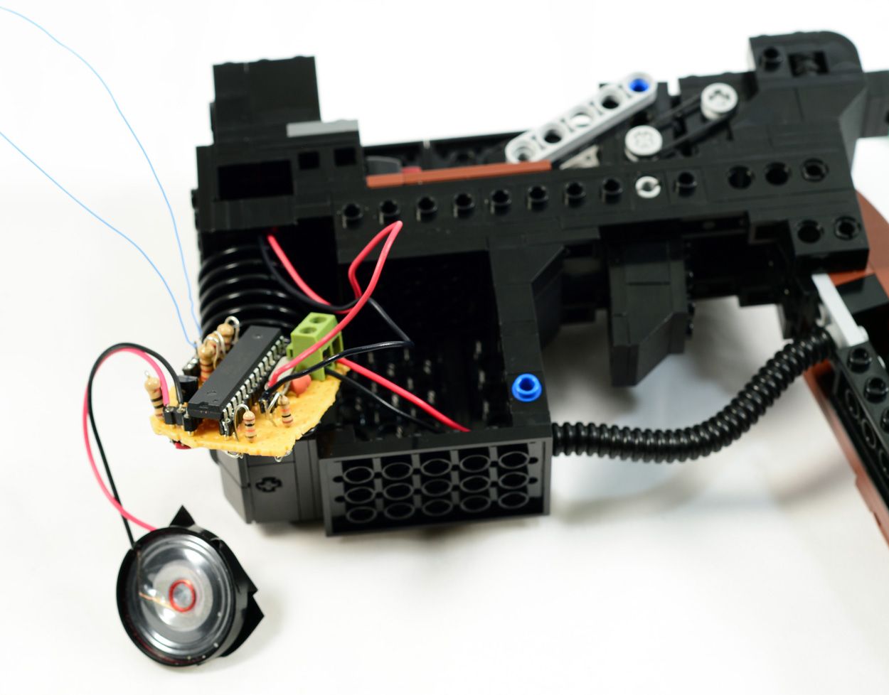 Electronic LEGO DL-44 Blaster (Light & Sound) : 11 Steps (with Pictures ...
