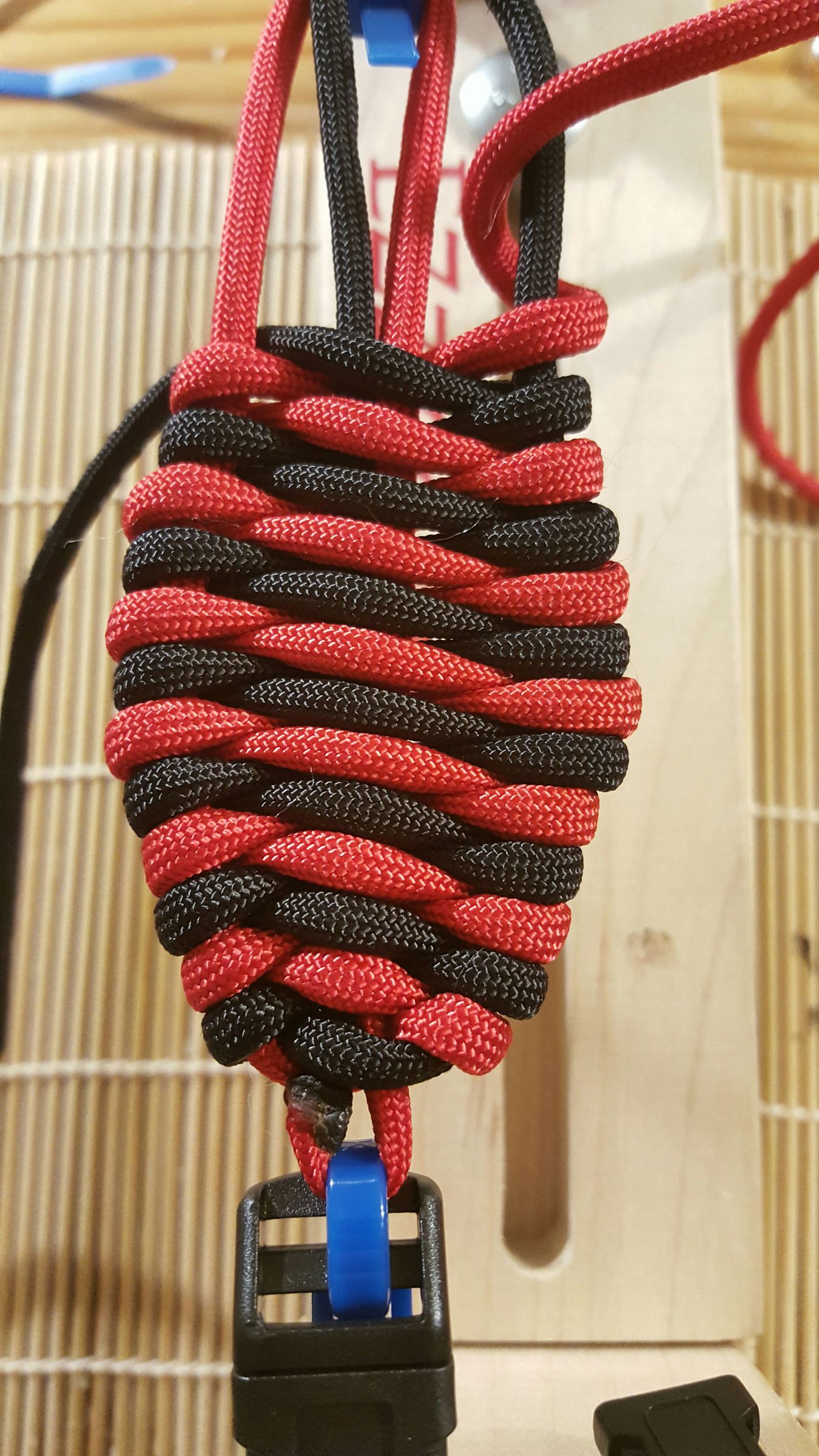 Paracord Snake : 10 Steps (with Pictures) - Instructables