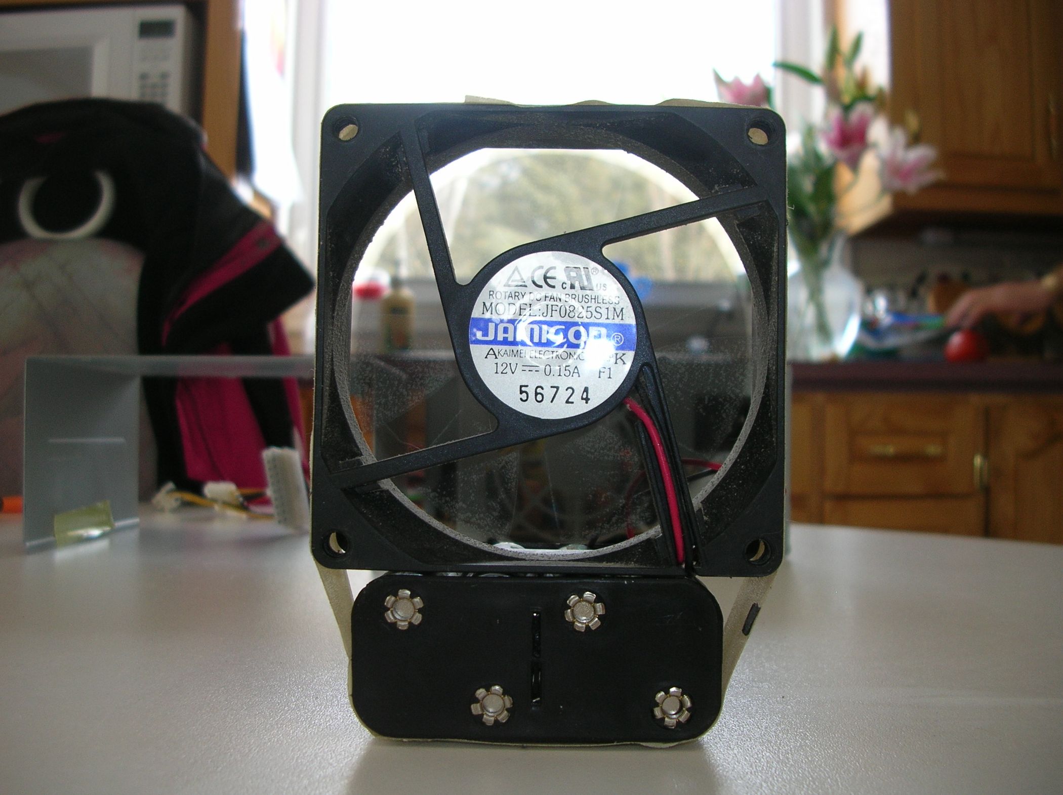 How to Make a Simple Portable Fan : 4 Steps - Instructables