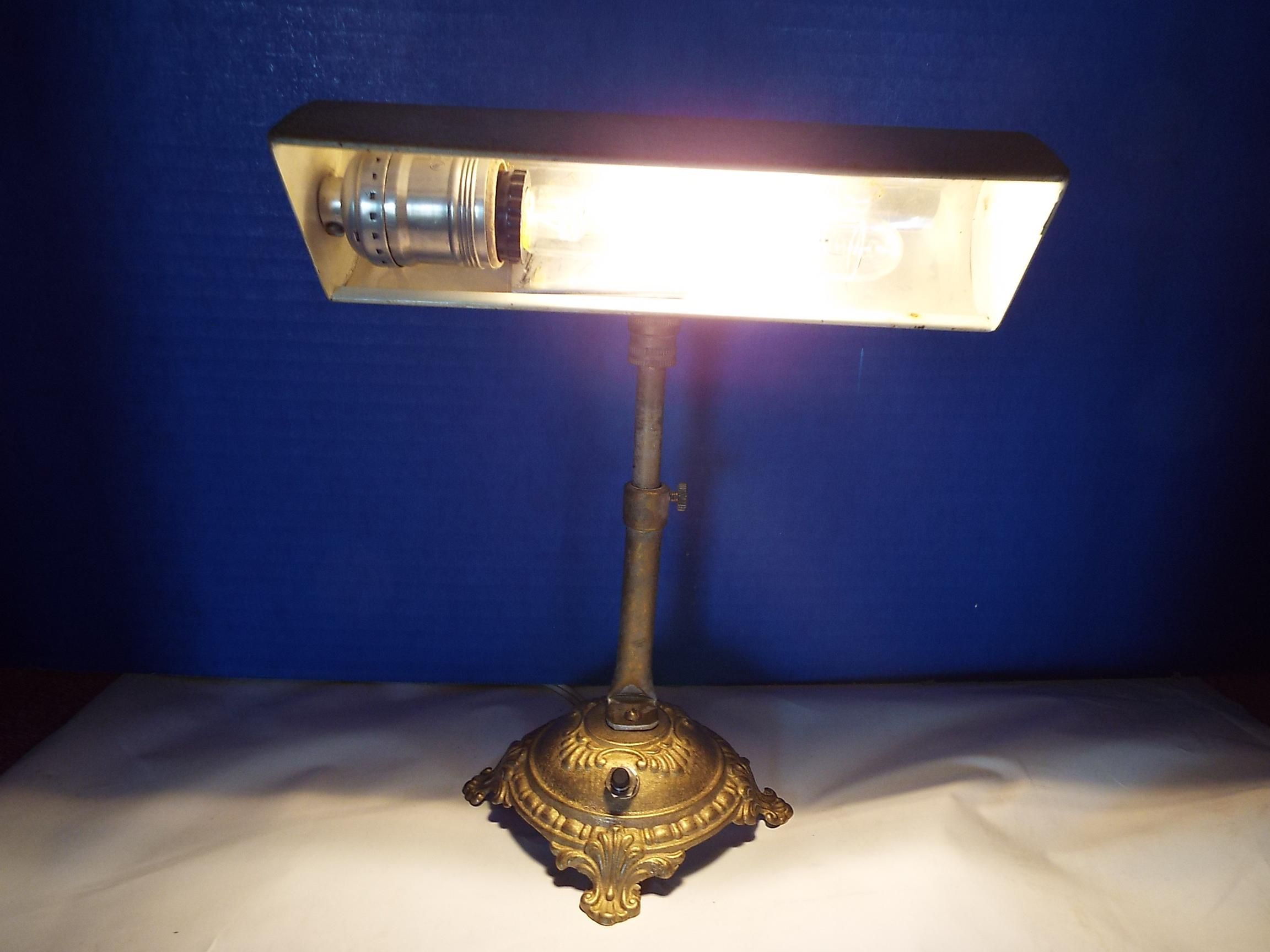 Nightstand Reading Lamp : 8 Steps - Instructables