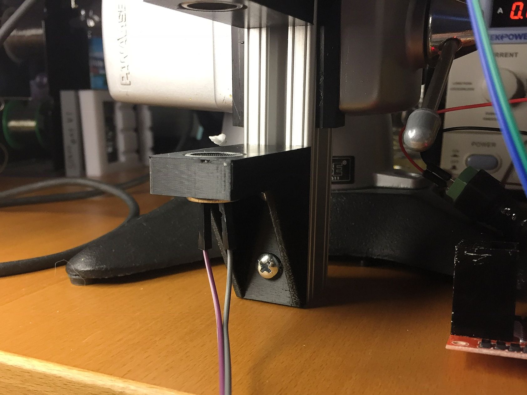 A Simple Stand for an Acoustic Levitator MiniLev : 12 Steps (with ...