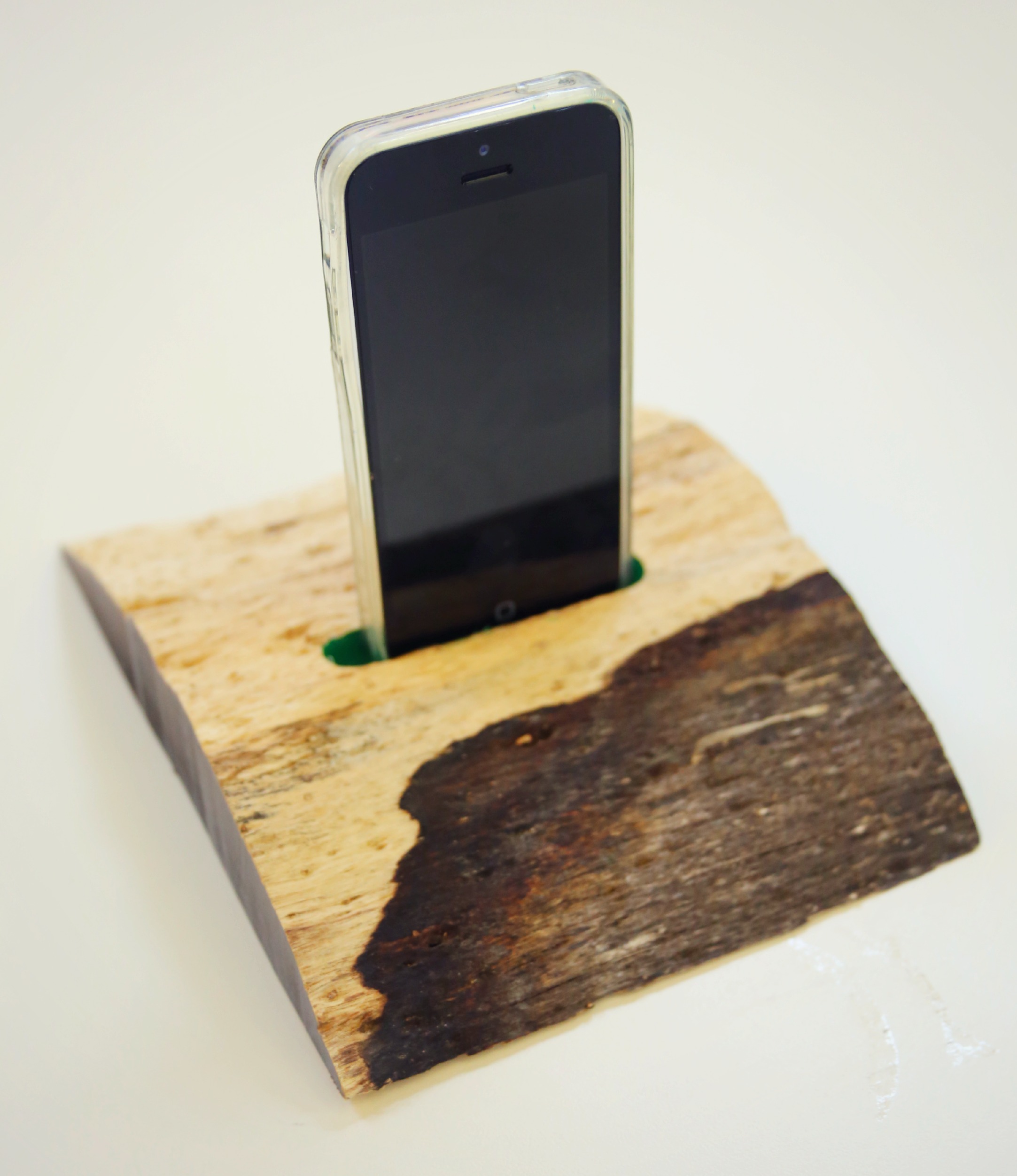 Phone Dock : 6 Steps (with Pictures) - Instructables