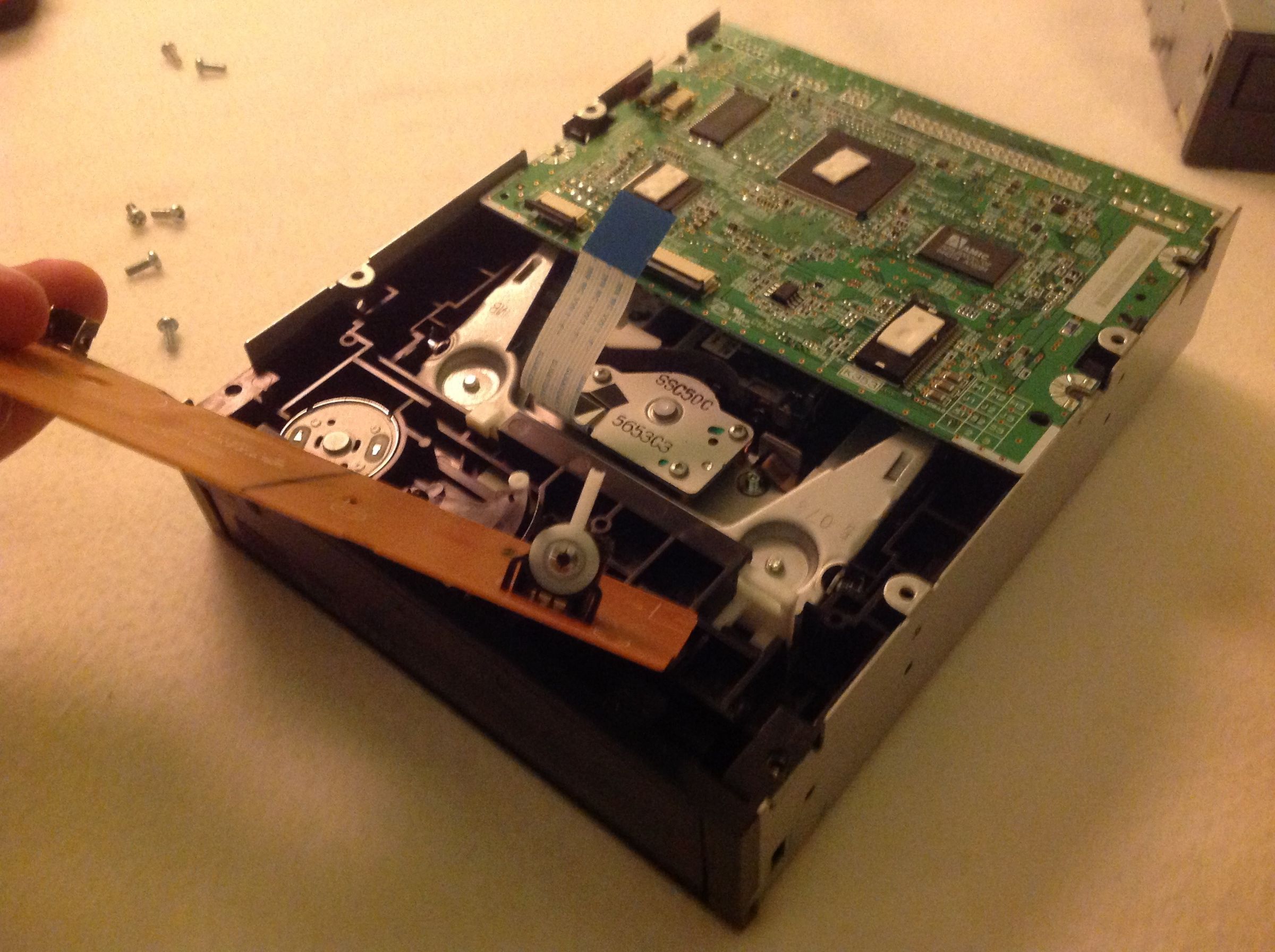 Salvage a Laser Diode From a Cd Driver : 4 Steps - Instructables