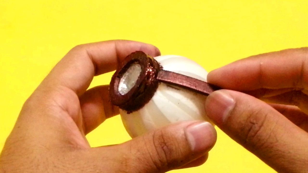 How to Make Pokeball Flashlight : 6 Steps (with Pictures) - Instructables