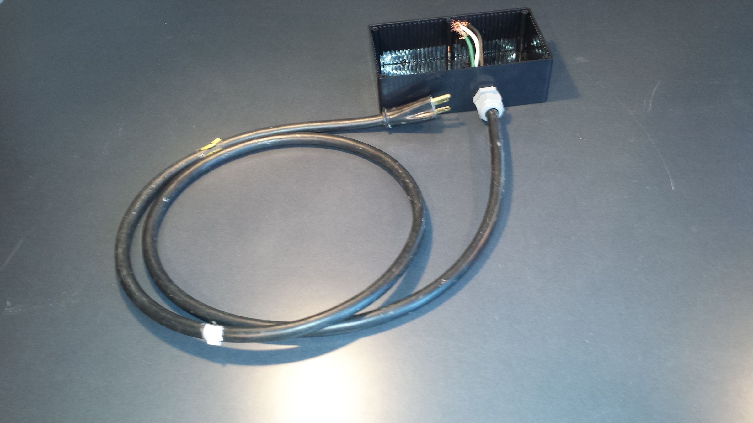 Photo Sensor Controlled Outlet (turns on or Off at Daylight or Nightime ...