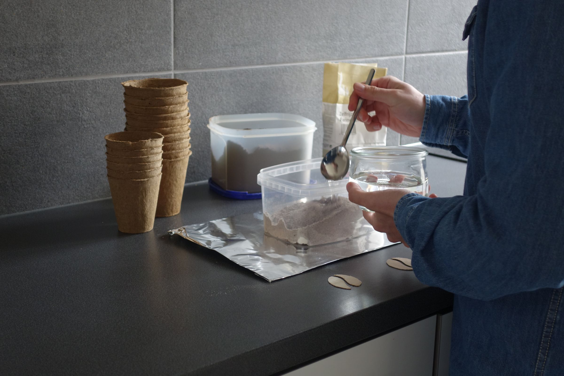 Biodegradable Flower Pots Out of Coffee Grounds! : 6 Steps (with ...