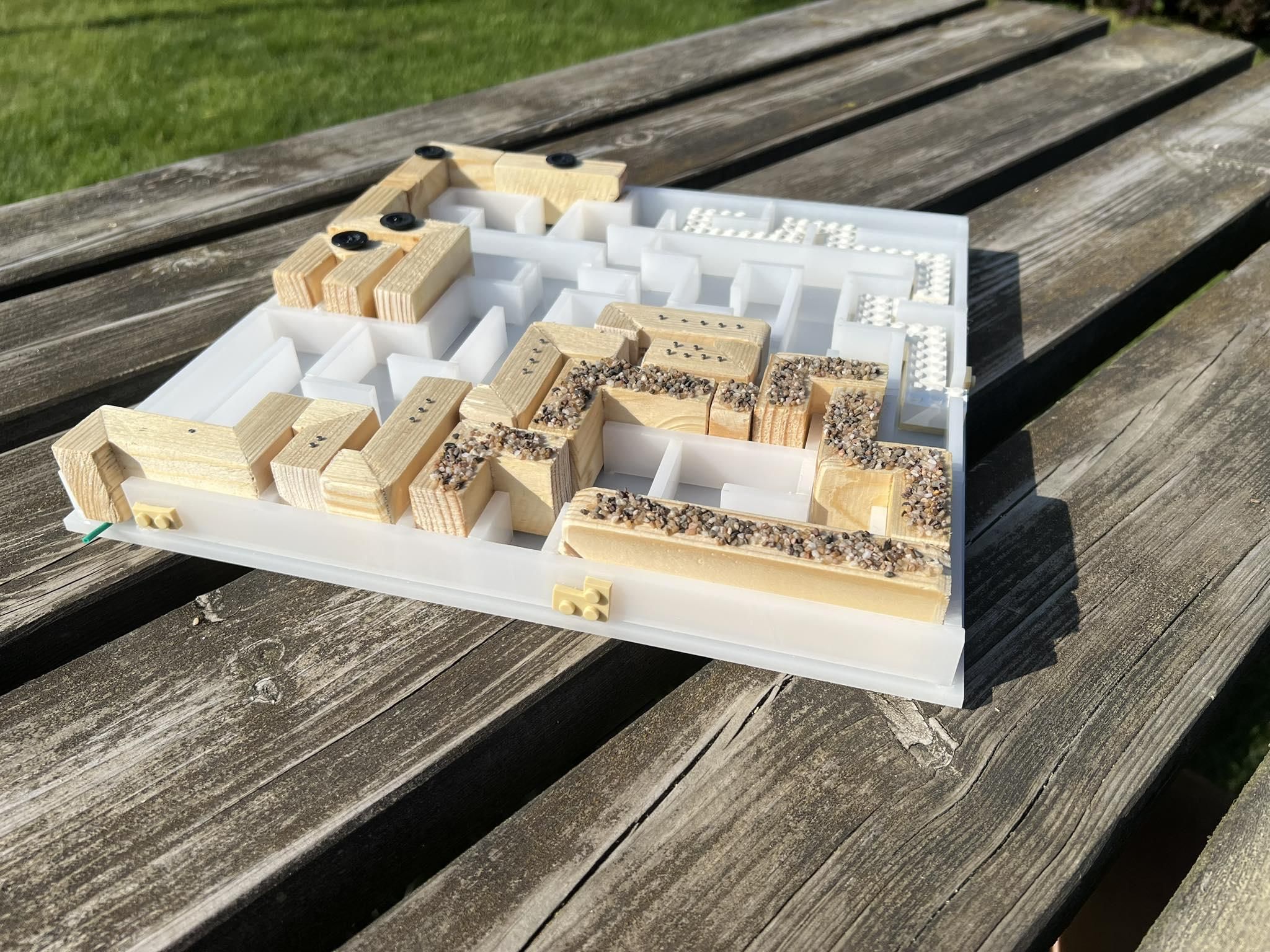 D4E1 Puzzelhof : 8 Steps - Instructables