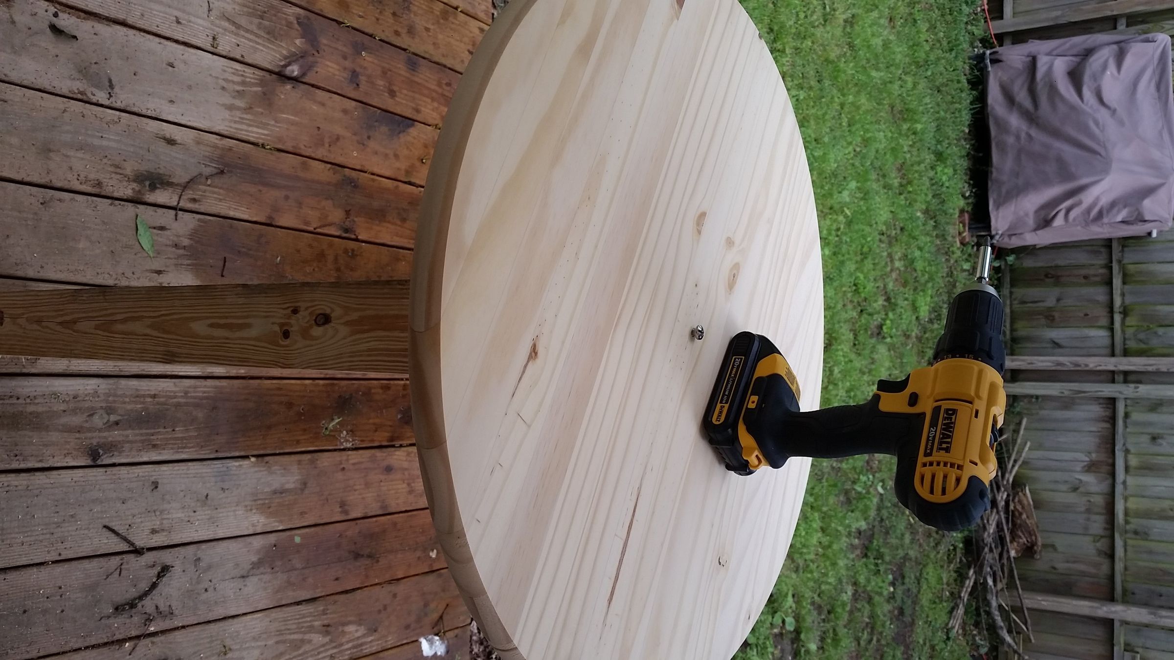 Bar Height Pub Table - Cheap! : 7 Steps (with Pictures) - Instructables