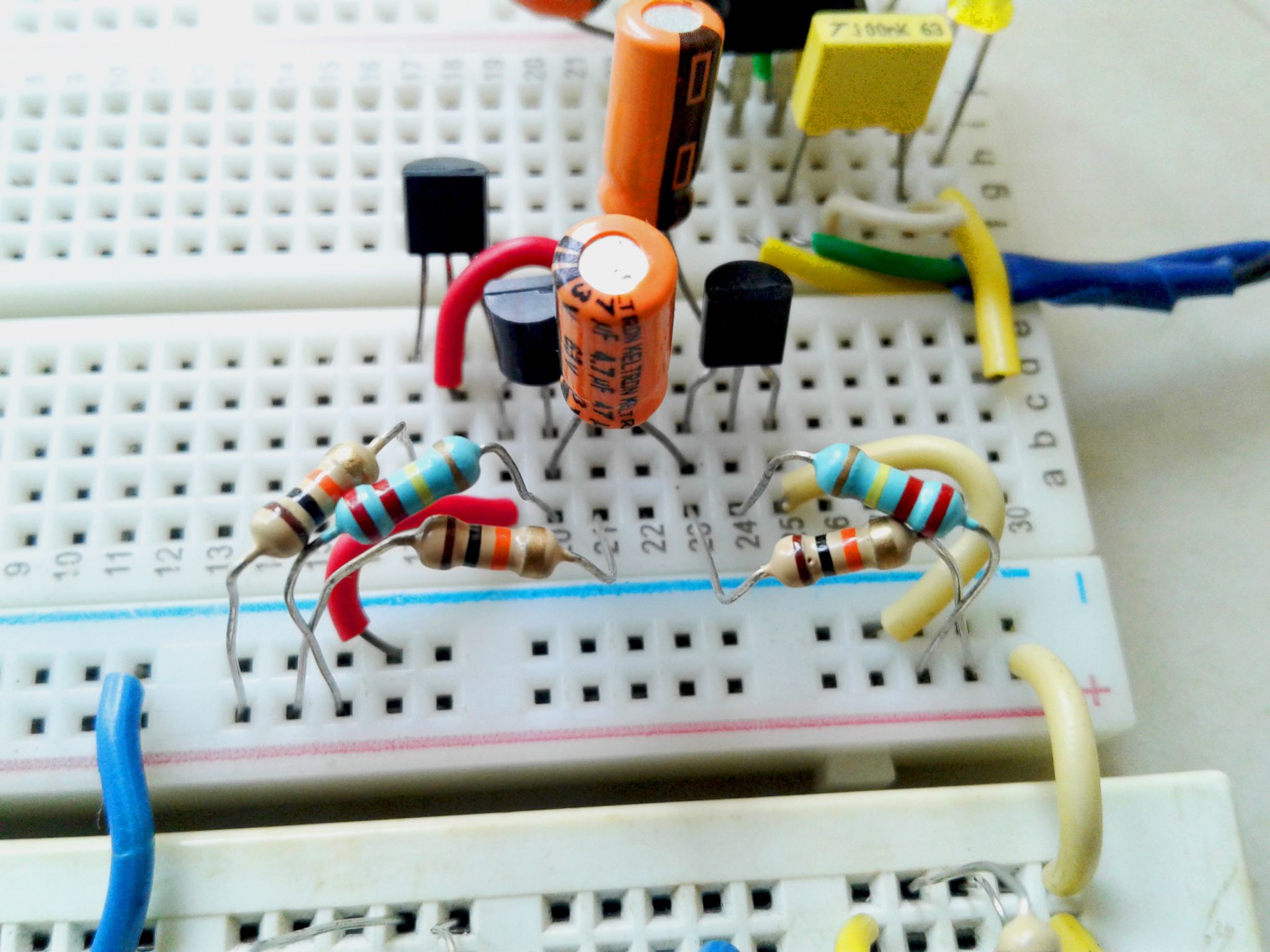 BCD Counter Using Discrete TRANSISTORS : 16 Steps - Instructables