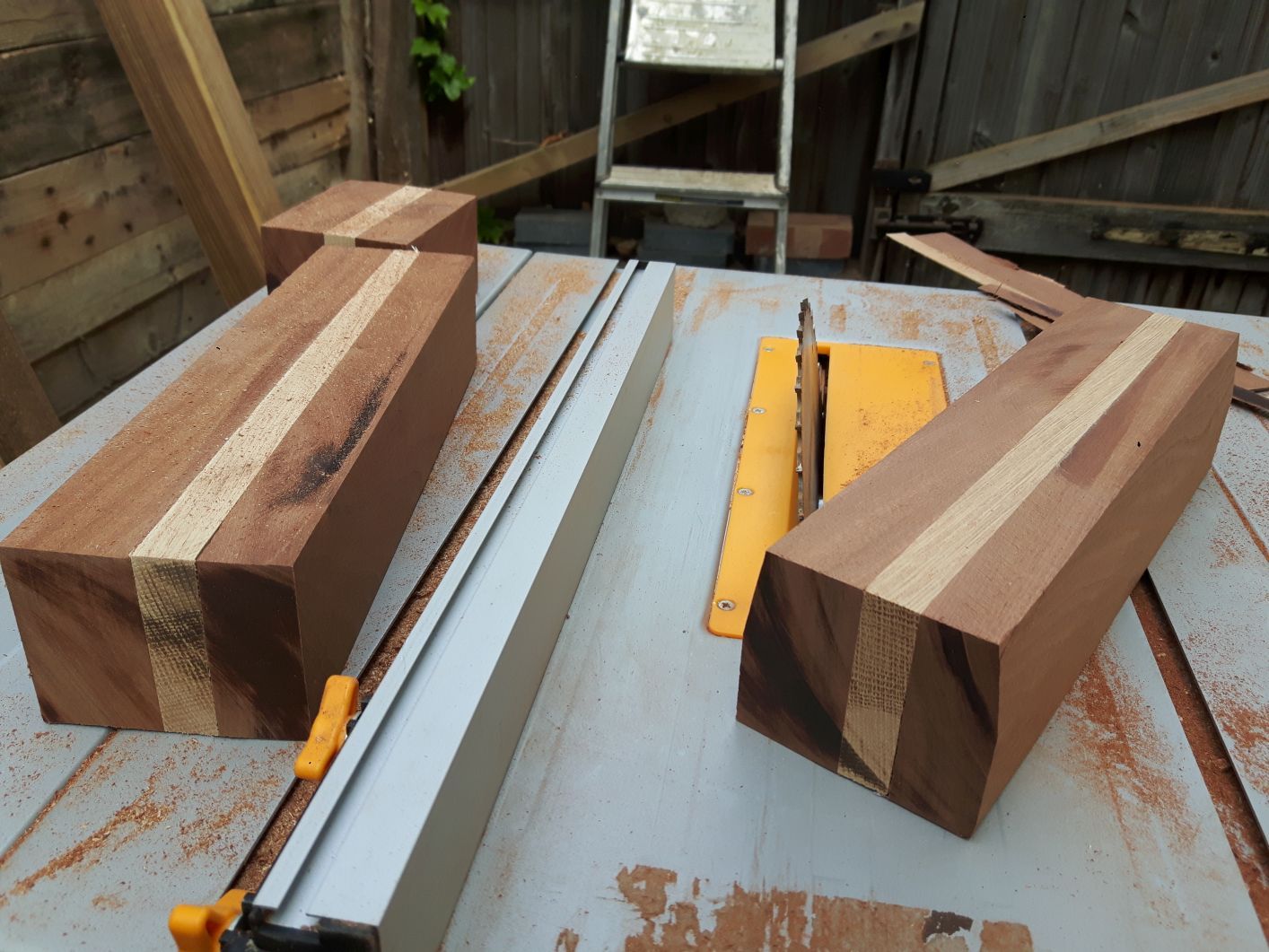 MiXed WooD PLanteR : 7 Steps (with Pictures) - Instructables