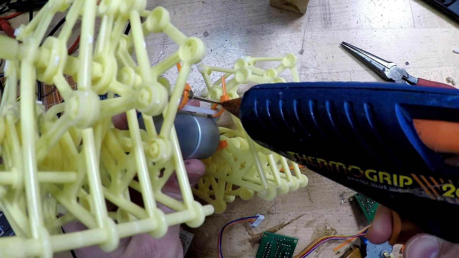 Remote Controlled Strandbeest : 8 Steps (with Pictures) - Instructables