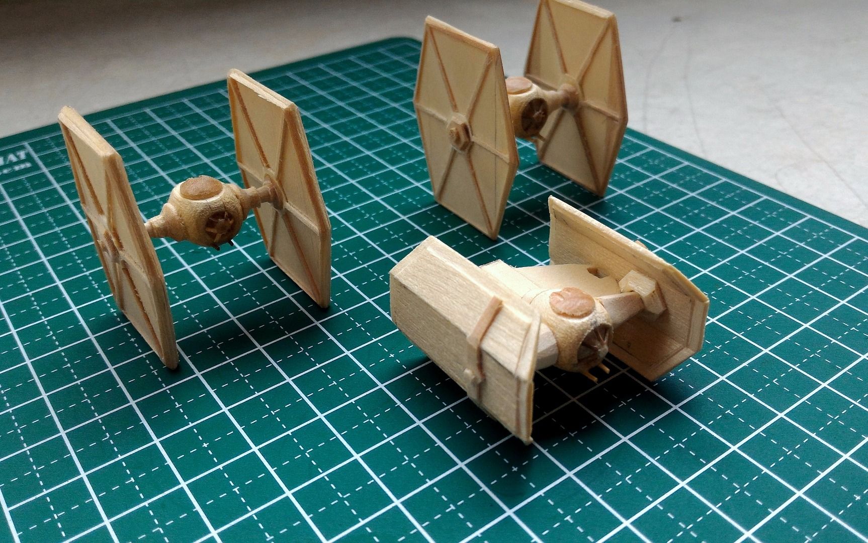 TIE Advanced & TIE Fighter Mini Popsicle Stick Models : 7 Steps (with ...