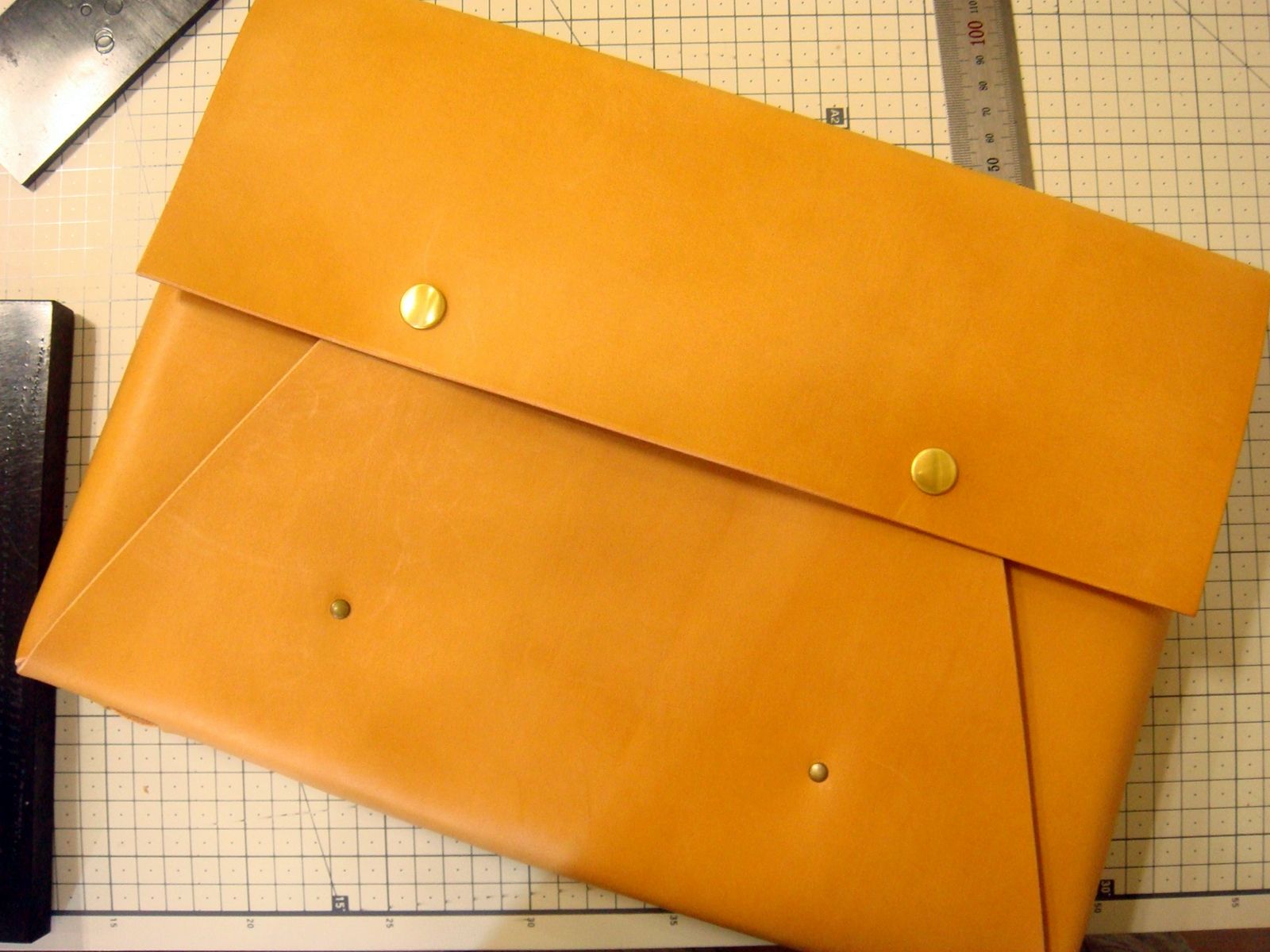 Simple Leather Briefcase : 7 Steps (with Pictures) - Instructables
