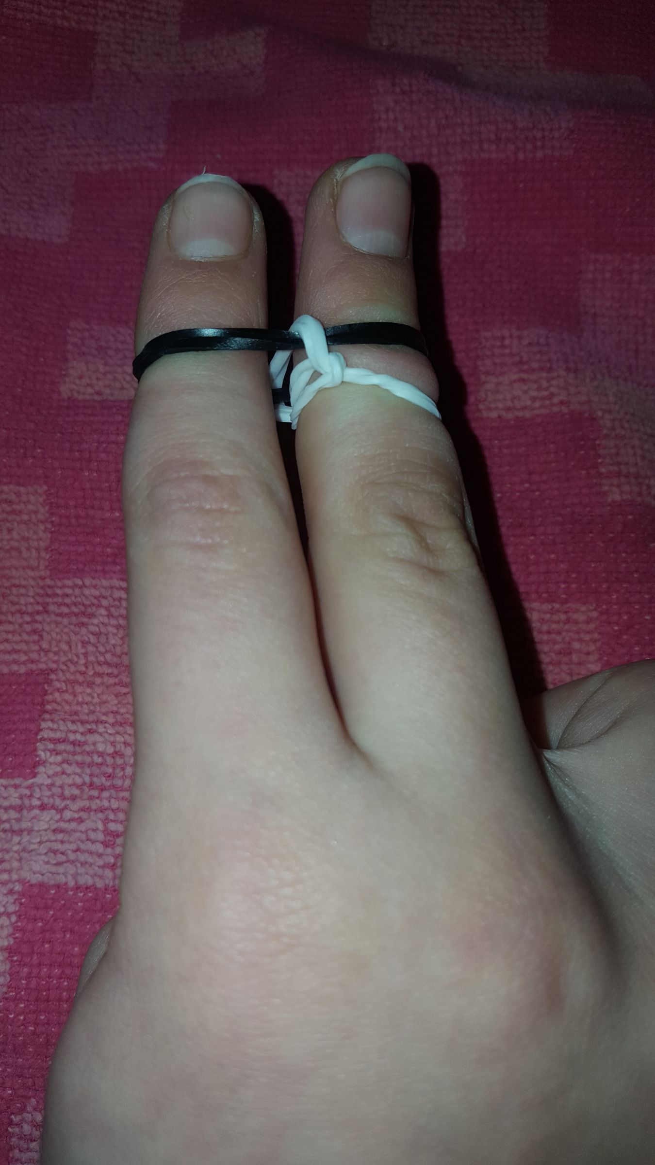 Loom Band Bracelet/key Chain : 9 Steps - Instructables